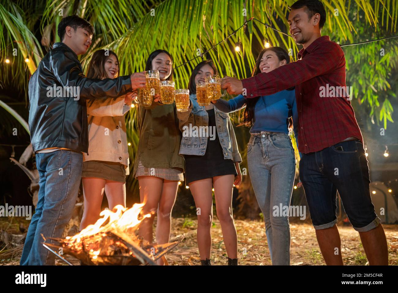 Beautiful asian woman enjoying thai hi-res stock photography and images ...