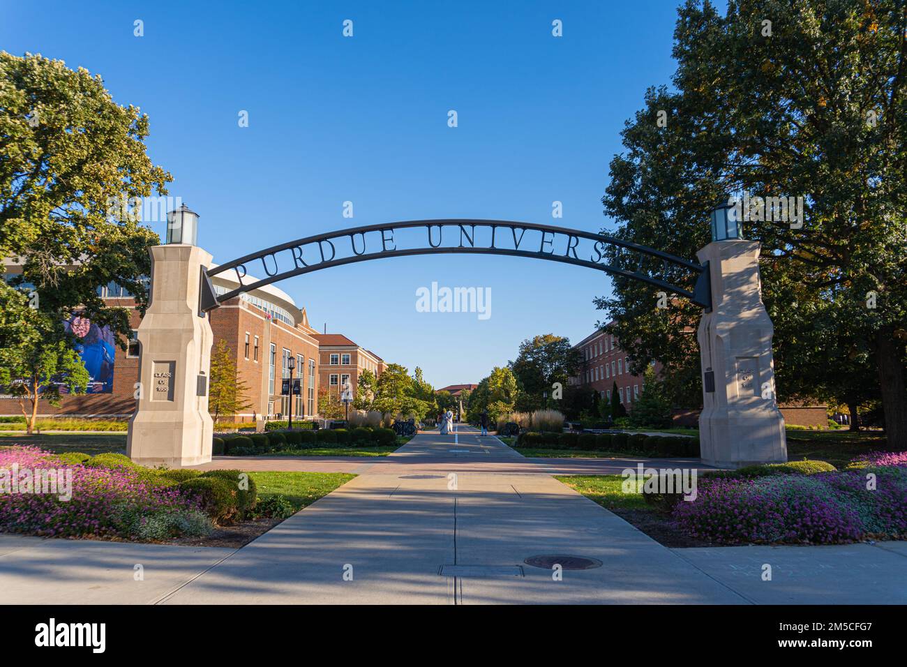 The arch entrance to the Purdue University in West Lafayette, Indiana ...