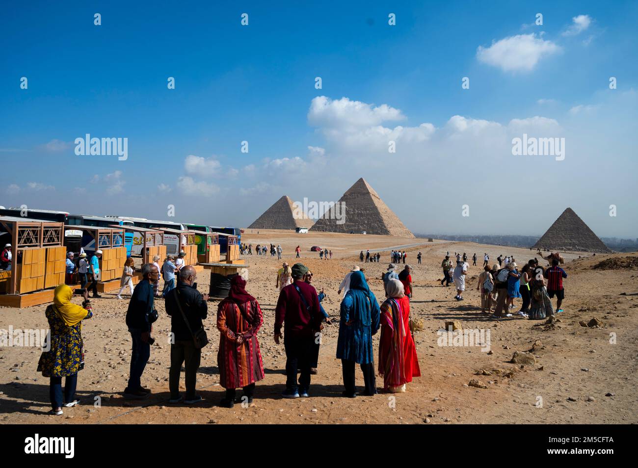 Cairo egypt pyramids wonder hi-res stock photography and images - Alamy