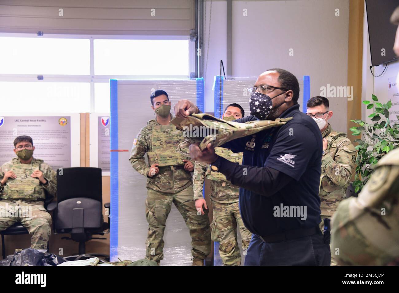 U.S. Soldiers assigned to 2nd Cavalry Regiment are briefed on the new ...