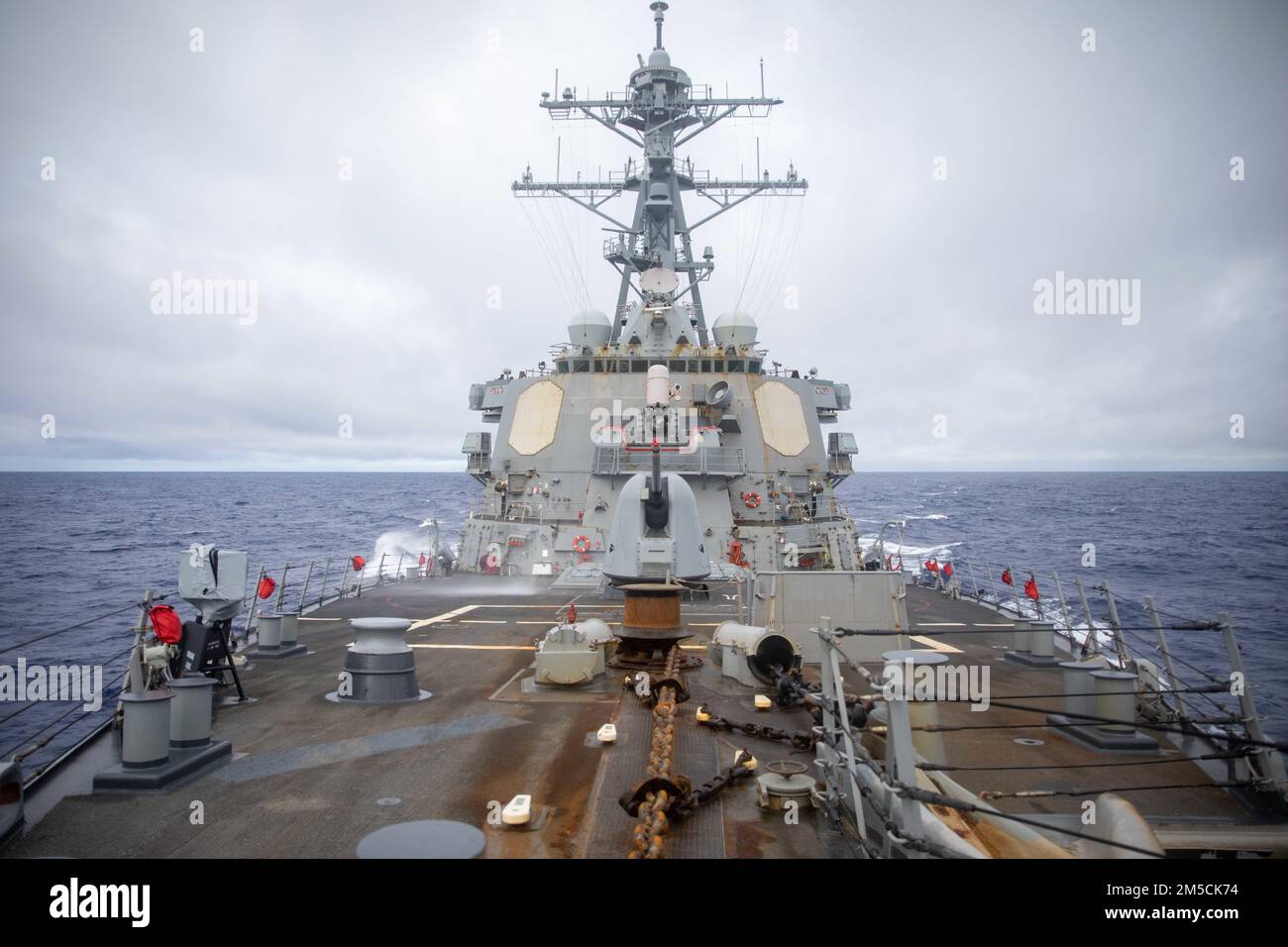 220302-N-KW492-1030 PACIFIC OCEAN (March 2, 2022) The Arleigh Burke ...