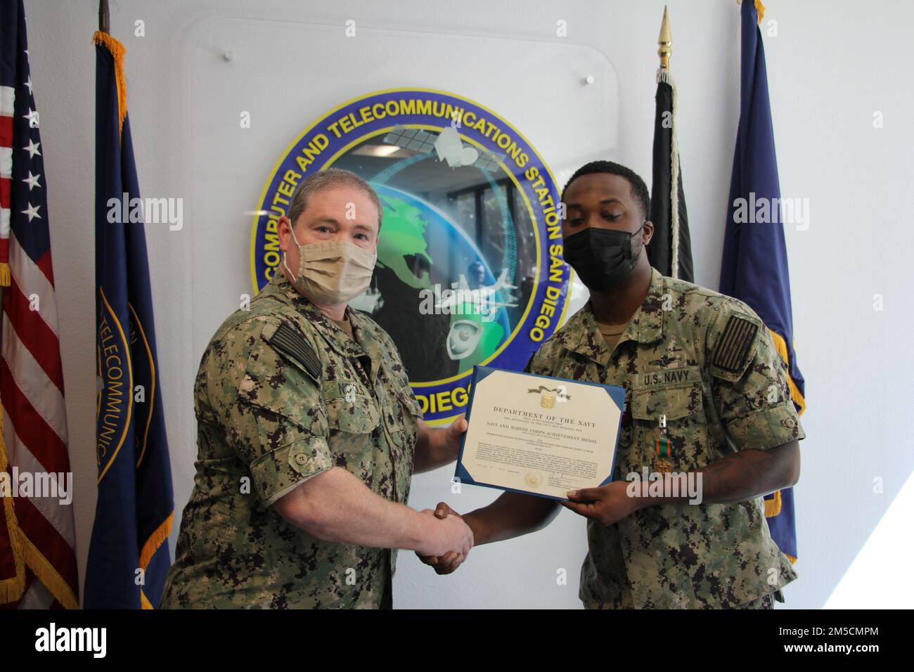 CDR Nichols awards IT1 Dear with a Navy and Marine Corps Achievement ...