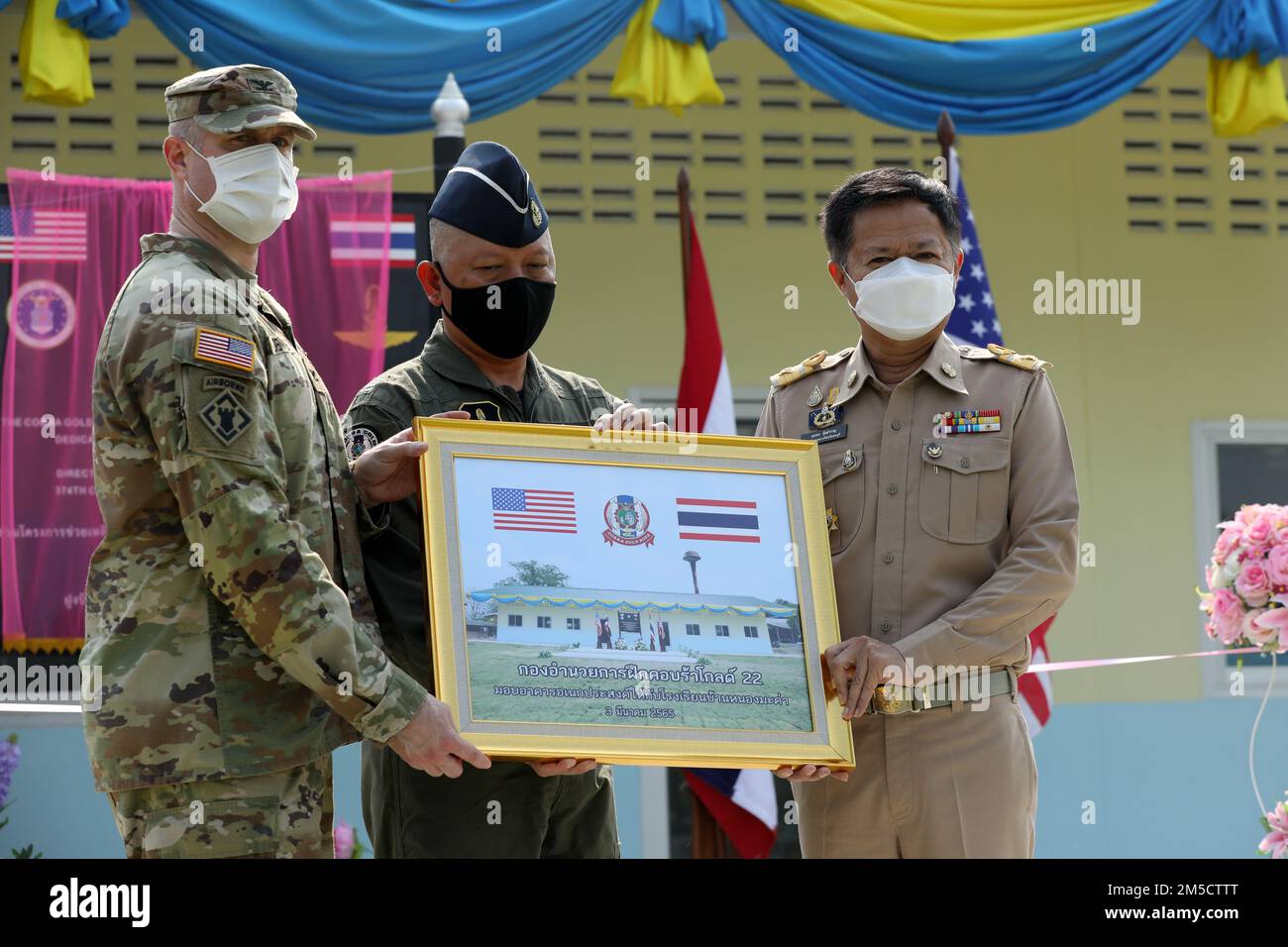 U.S. Army Col. Eric Dennis (left), Royal Thai Air Force Group Capt ...