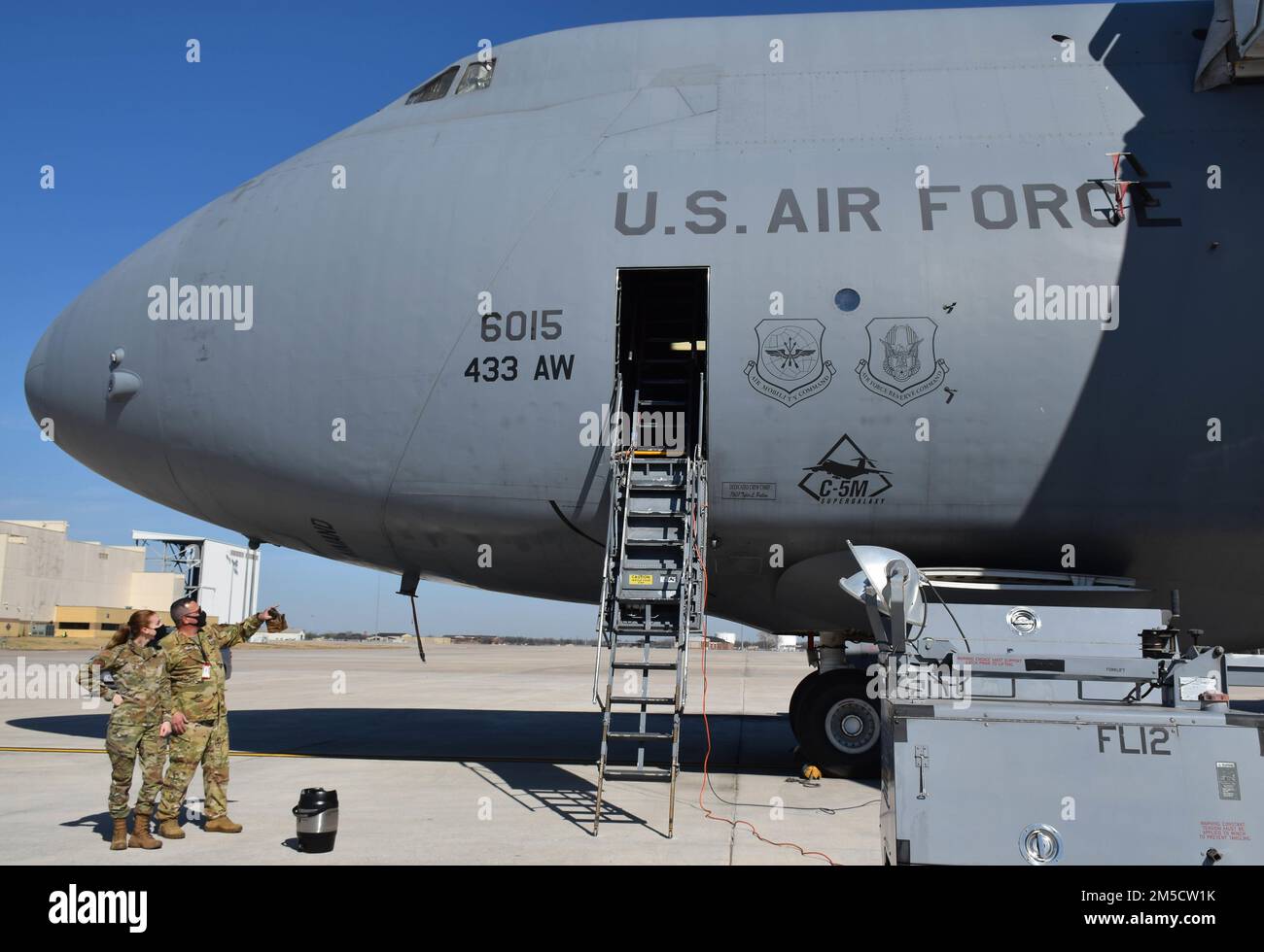 Senior Master Sgt. Richard Popp, 356th Airlift Squadron loadmaster ...