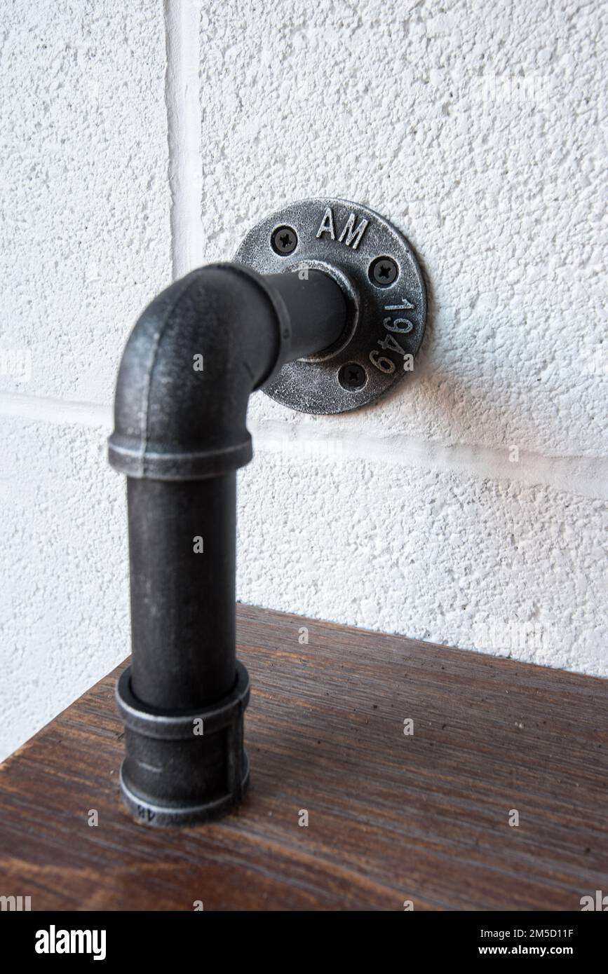 Threaded malleable industrial pipe hi-res stock photography and images ...