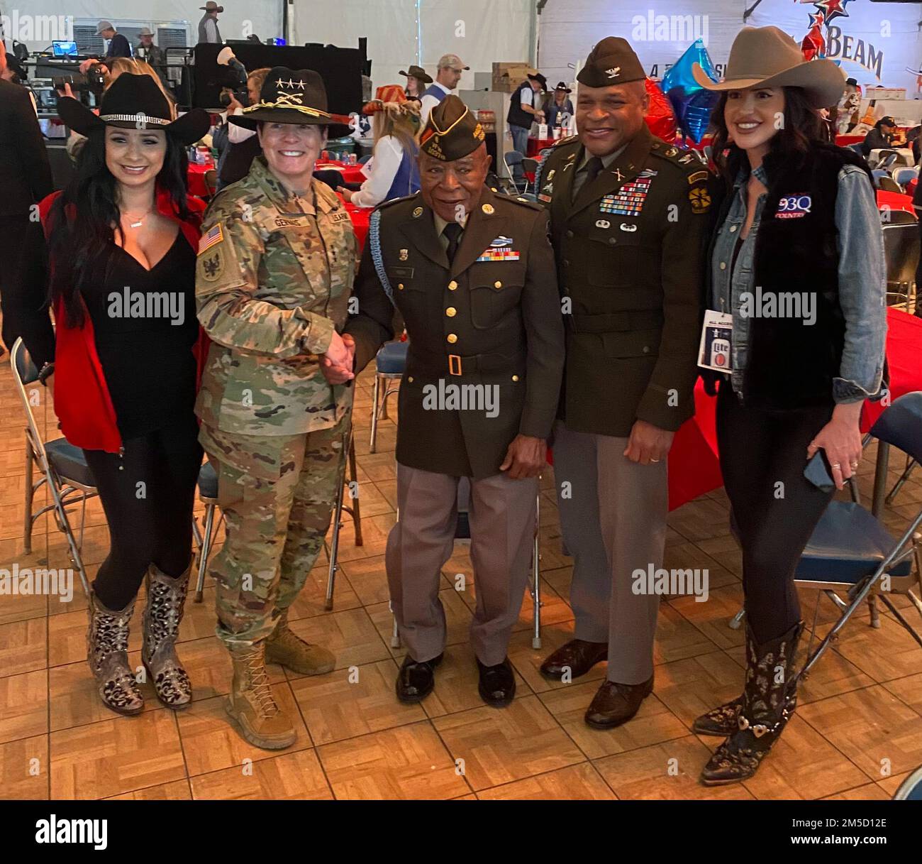 Lt. Gen. Maria Gervis, TRADOC Deputy Commanding General, meets with ...