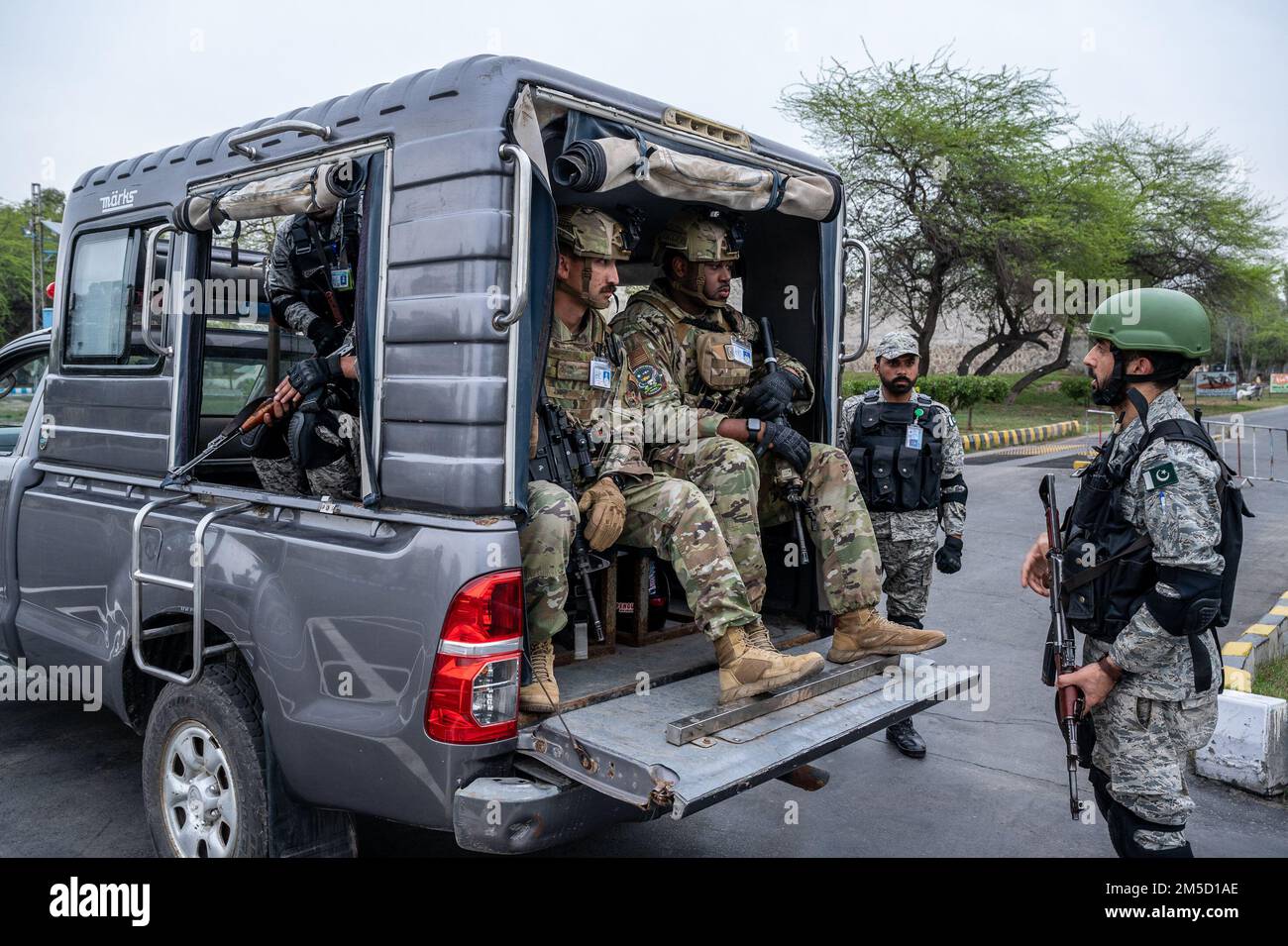 Airmen from the U.S. and Pakistan Air Forces work together during a ...