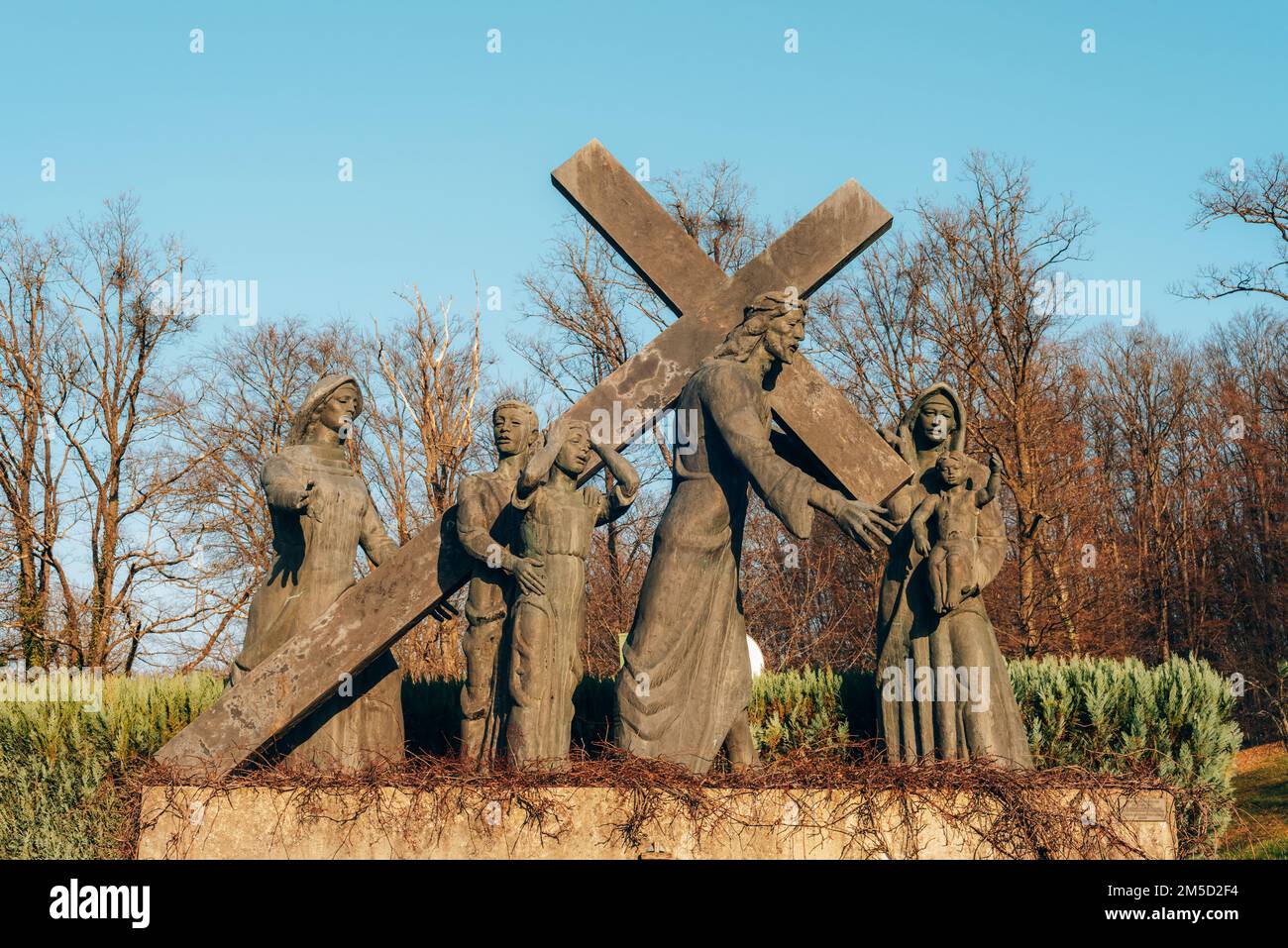 8th Station of the cross, Jesus Consoles the Daughters of Jerusalem ...