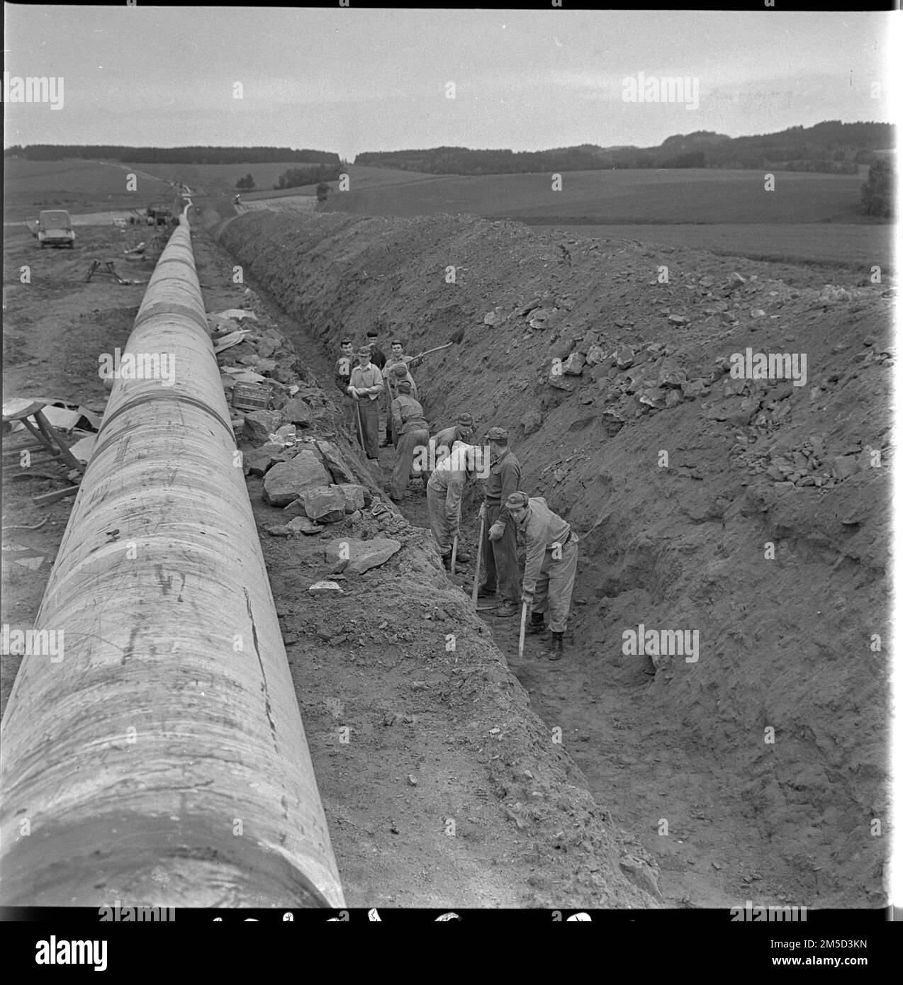 ***JUNE 9, 1972, FILE PHOTO*** Construction of a long-distance transit ...