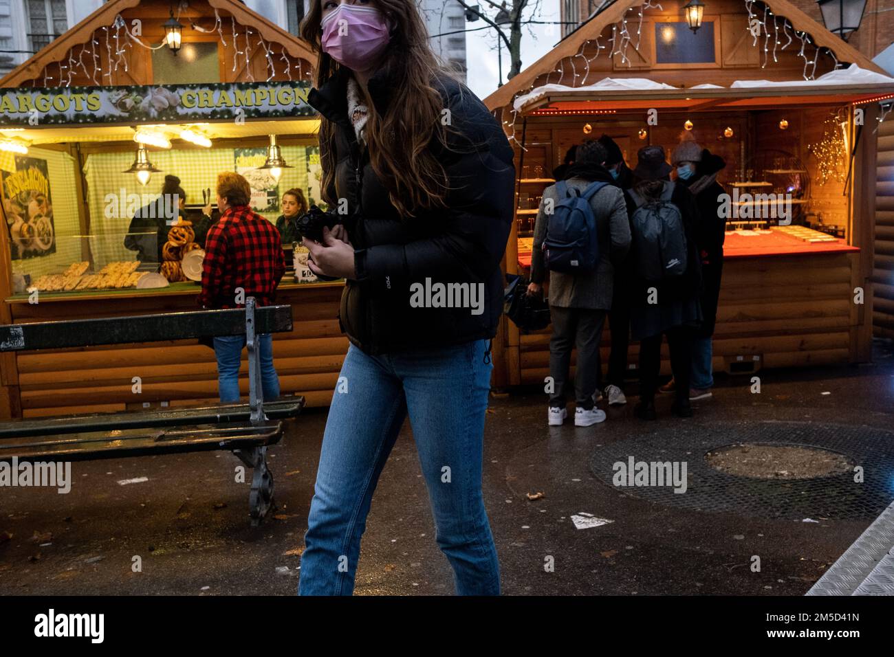 France, Paris, 2021-12-04. Illustration of tourism and daily life in ...