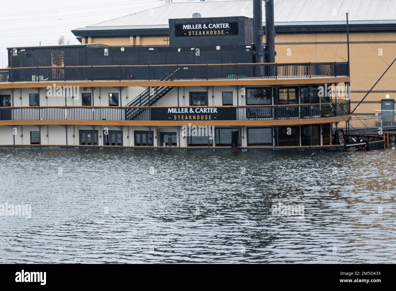 Lakeside Shopping Centre, West Thurrock, Essex, UK. 28th Dec, 2022. A ...
