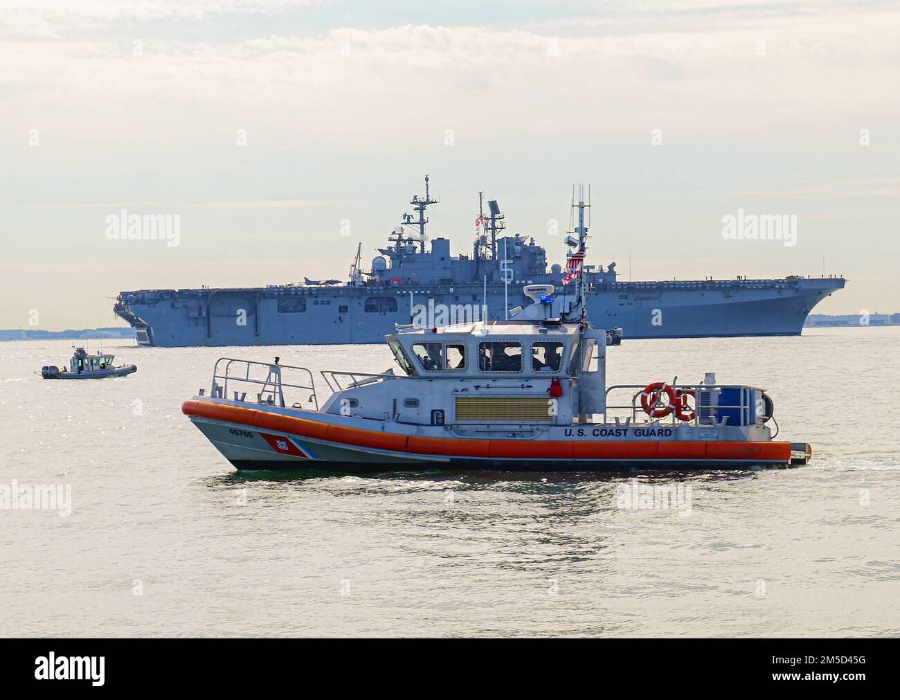 U s coast guard small boat hi-res stock photography and images - Alamy