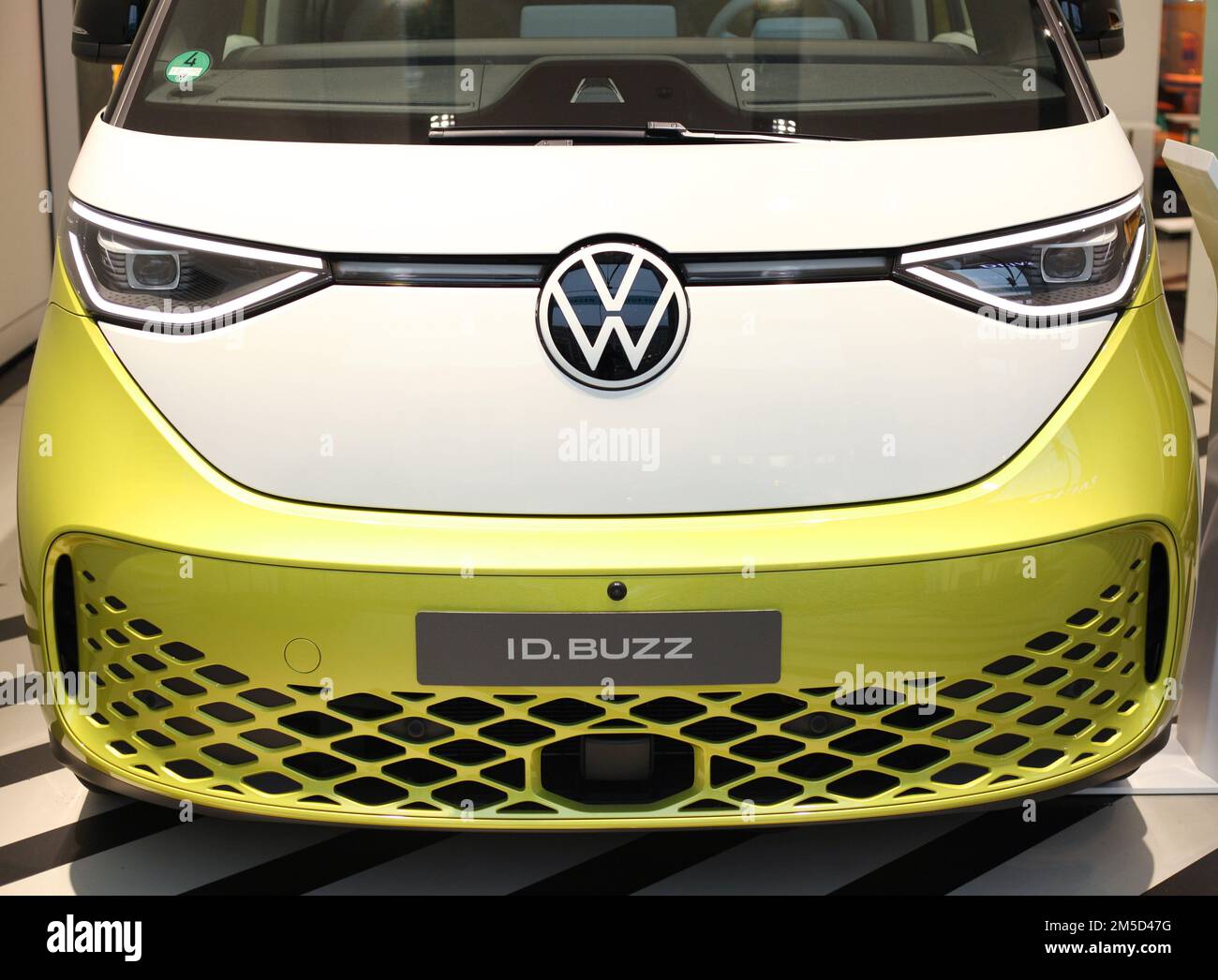 Berlin, Germany. 05th Dec, 2022. 05.12.2022, Berlin. A VW ID Buzz in ...