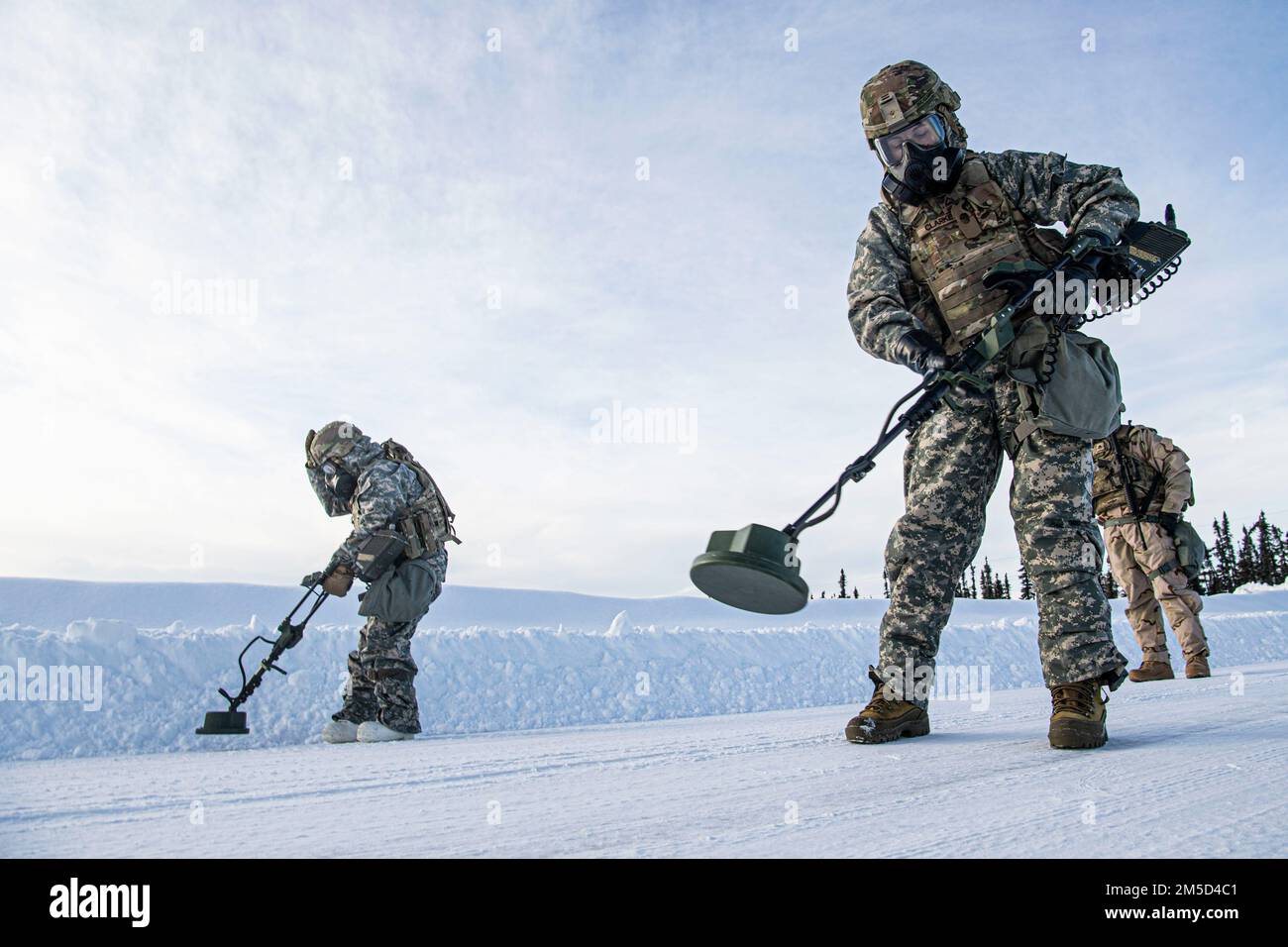 U.S. Soldiers assigned to 5th Battalion, 52nd Air Defense Artillery ...