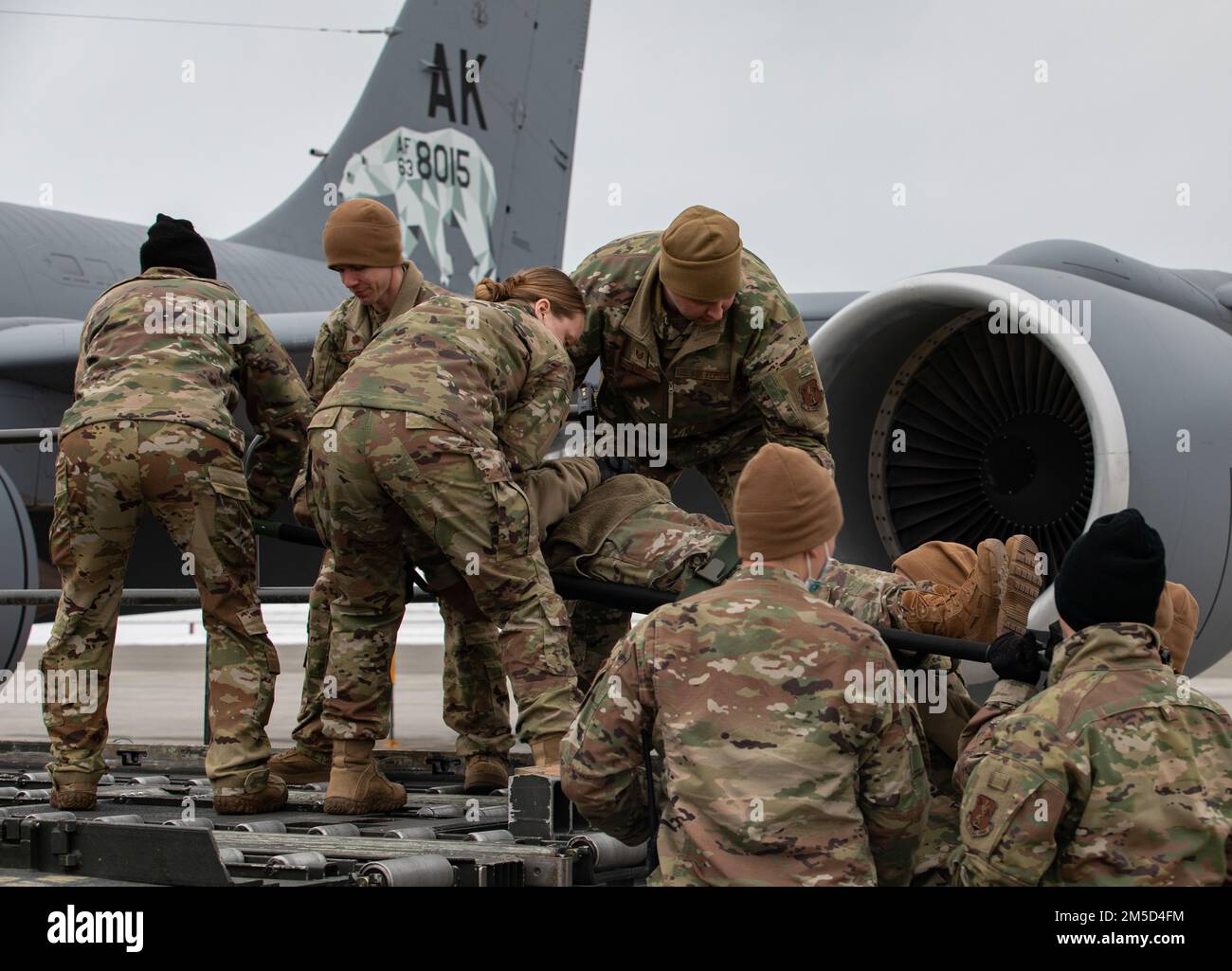 U.S Air Force Airmen with the 187th Aeromedical Evacuation Squadron ...