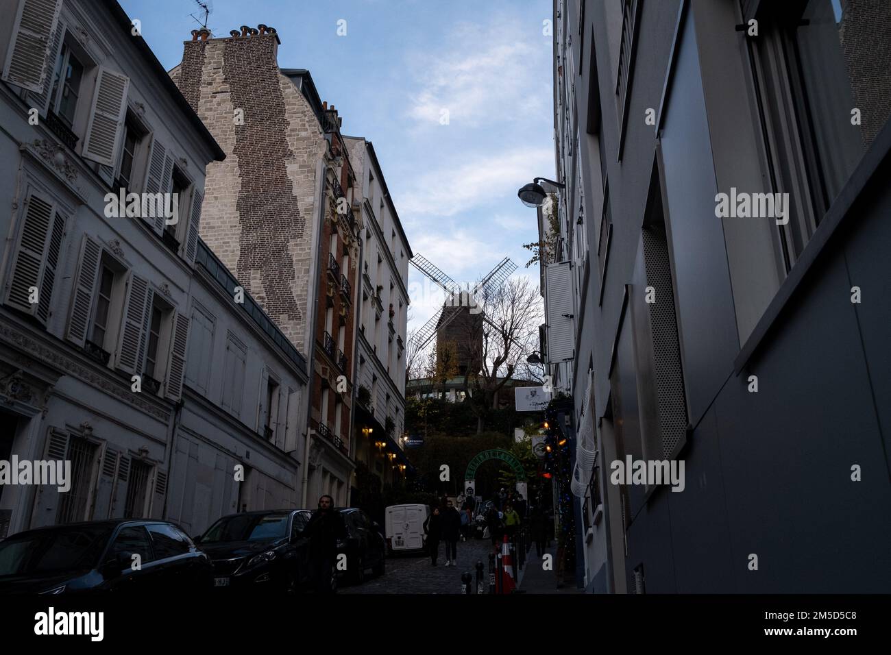 France, Paris, 2021-12-04. Illustration of tourism and daily life in ...