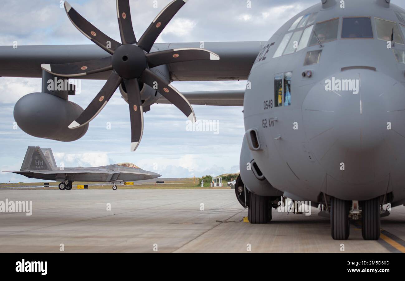 A U.S. Air Force F-22 Raptor aircraft from the 19th Fighter Squadron ...
