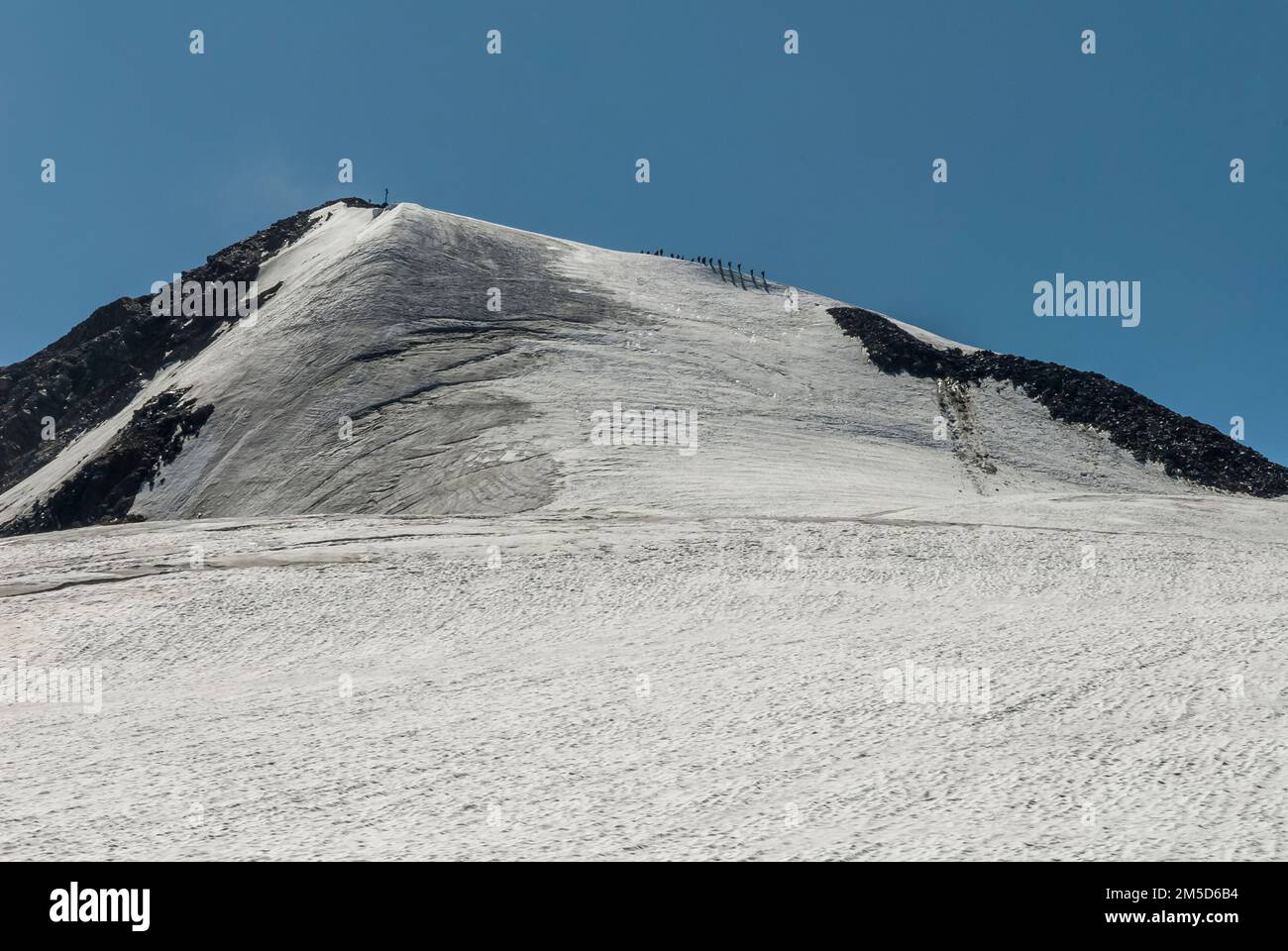 Hochjoch hospice mountain refuge hi-res stock photography and images ...