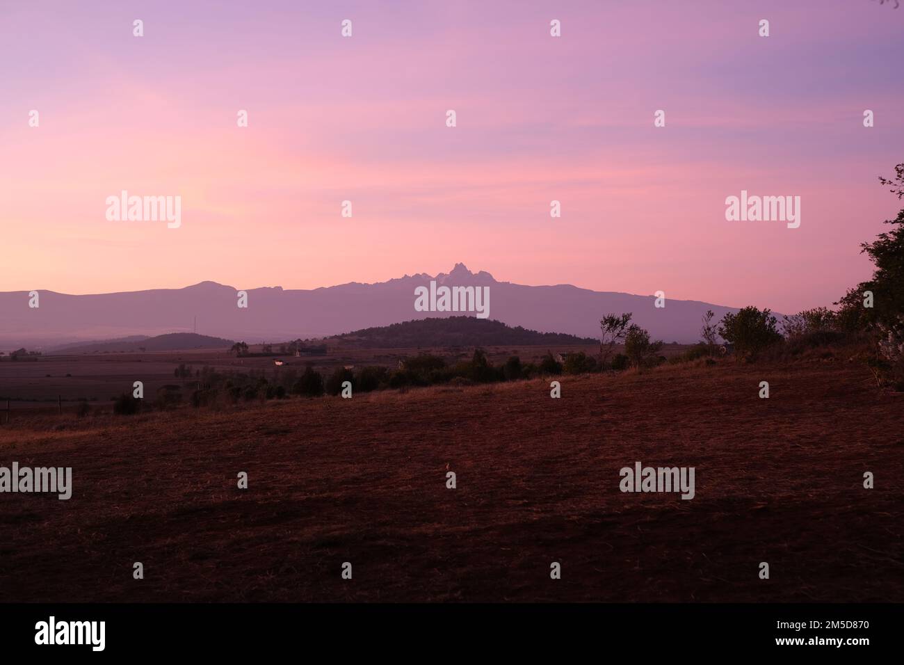 Silhouette mount kenya hi-res stock photography and images - Alamy