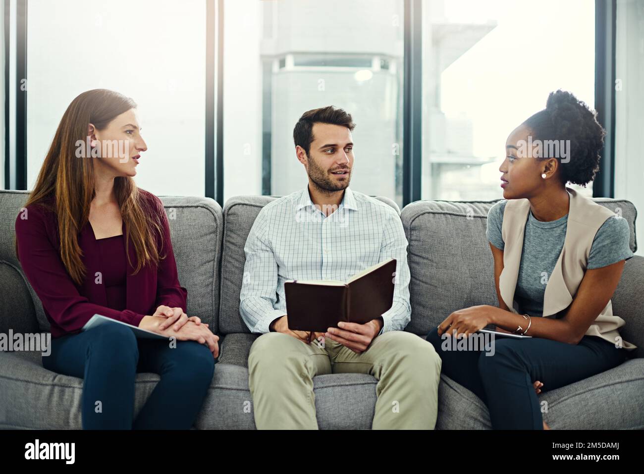 Group discussion adults hi-res stock photography and images - Alamy
