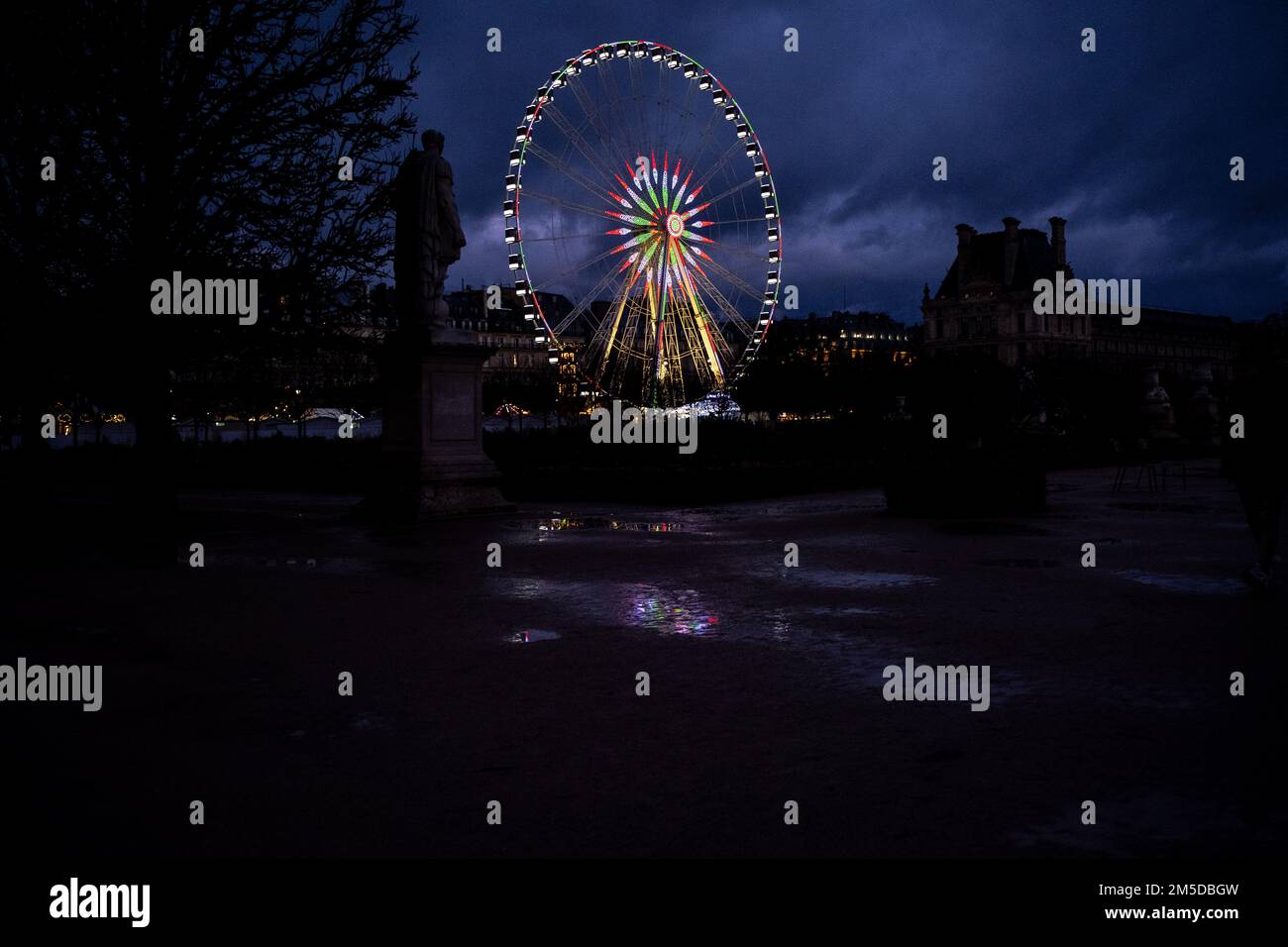 France, Paris, 2021-12-04. Illustration of tourism and daily life in ...