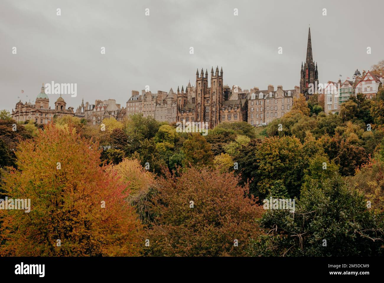 Edinburgh Scotland: 19th Oct 2022: Edinburgh City skyline in Autumn ...