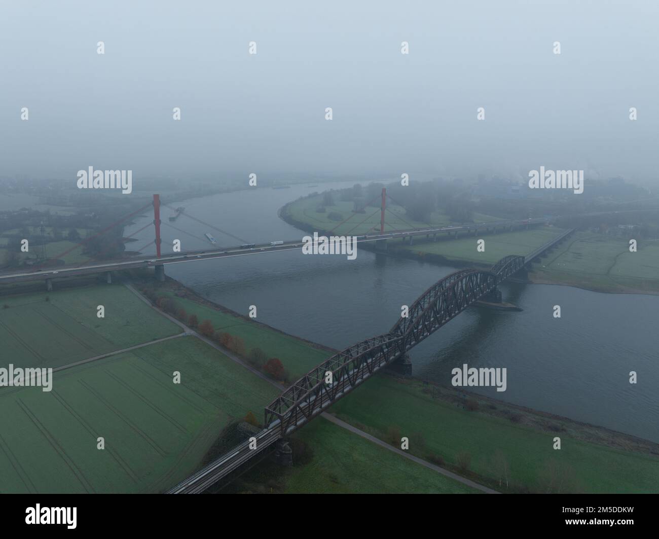 Haus Knipp Eisenbahnbrucke Autobahnbrucke zwischen Baerl und ...