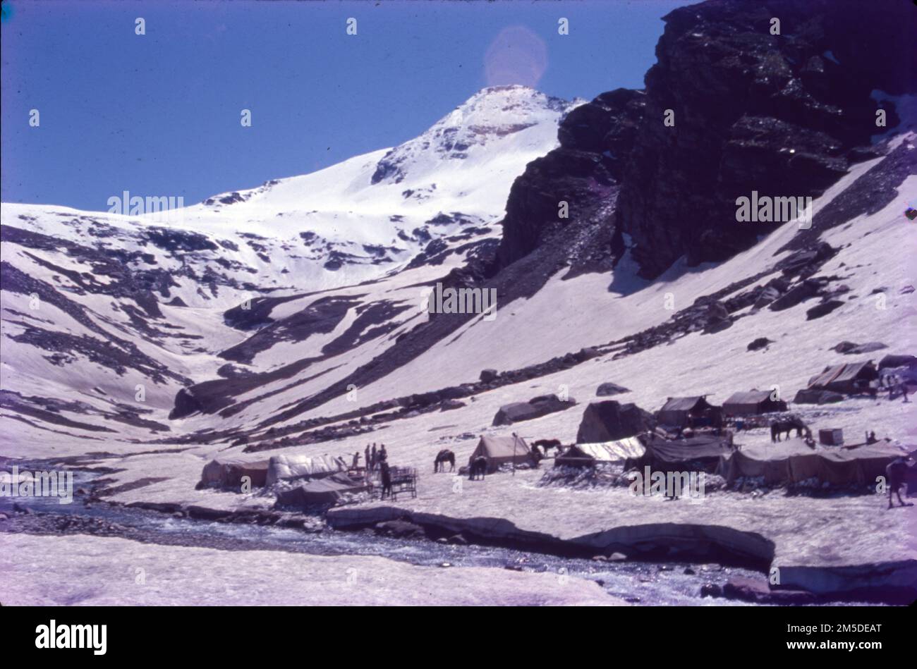 Snow laden solang valley hi-res stock photography and images - Alamy