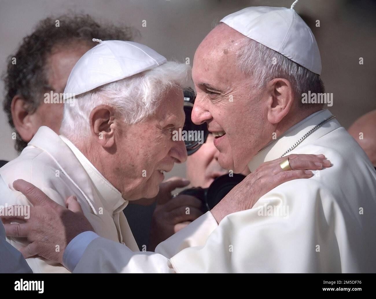 Vatican City State, Vatikanstadt. 28th Dec, 2022. Pope Benedict XVI and ...