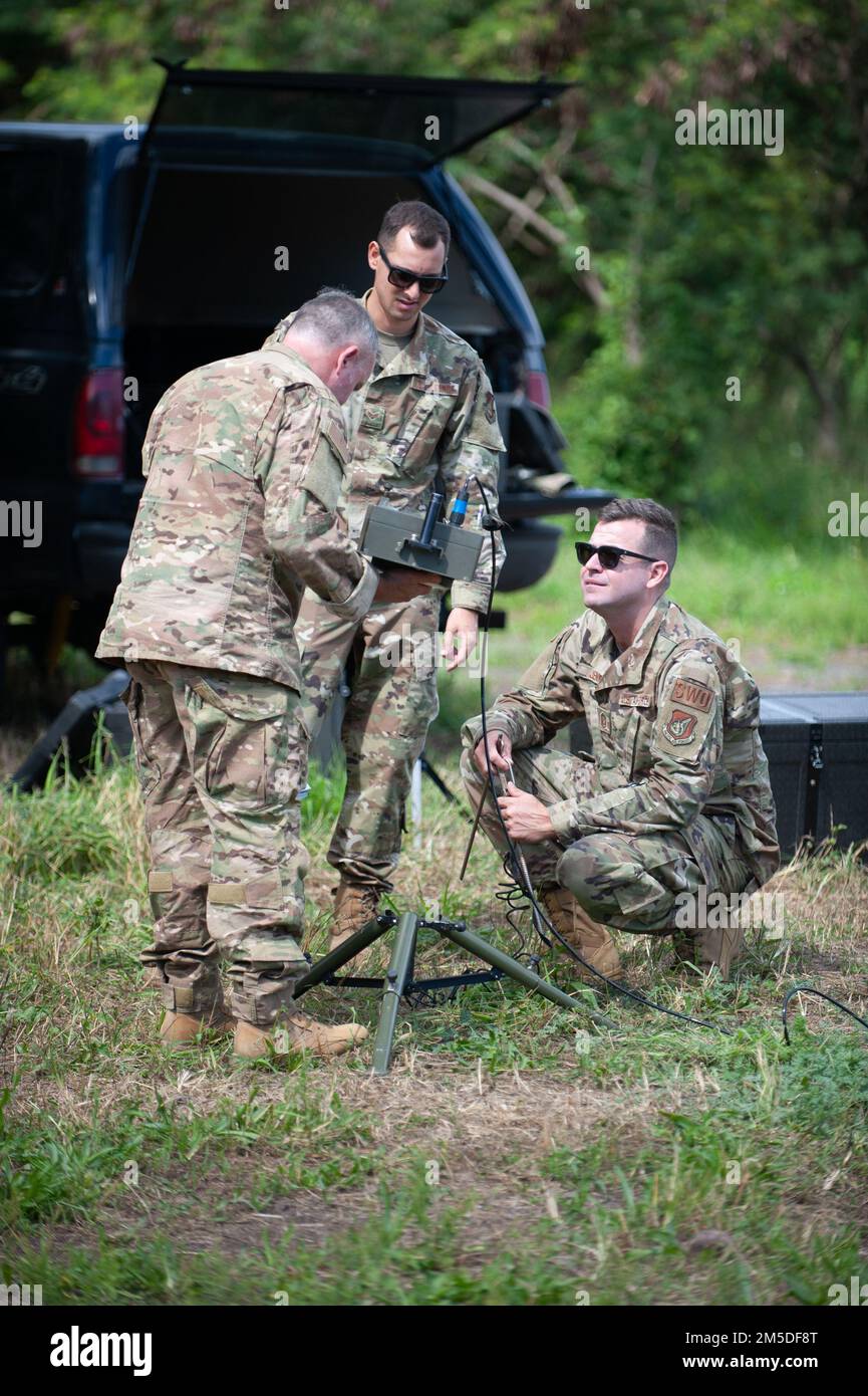 U.S. Air Force service members with the 199th Weather Flight, Hawaii ...