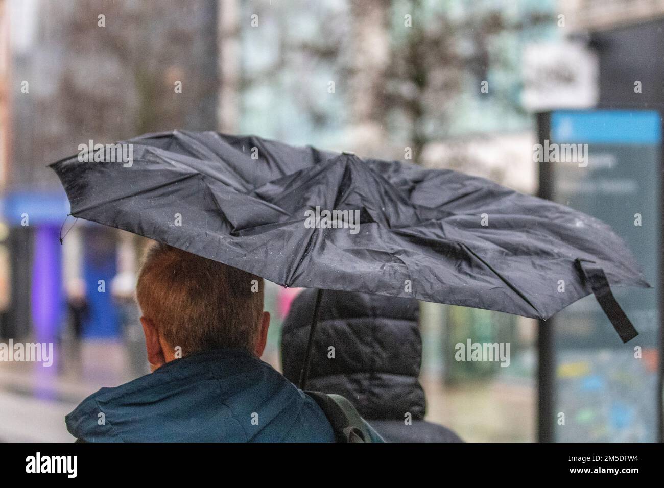 Preston, Lancashire. 28 Dec 2022, UK Weather. Shops, shoppers, shopping ...
