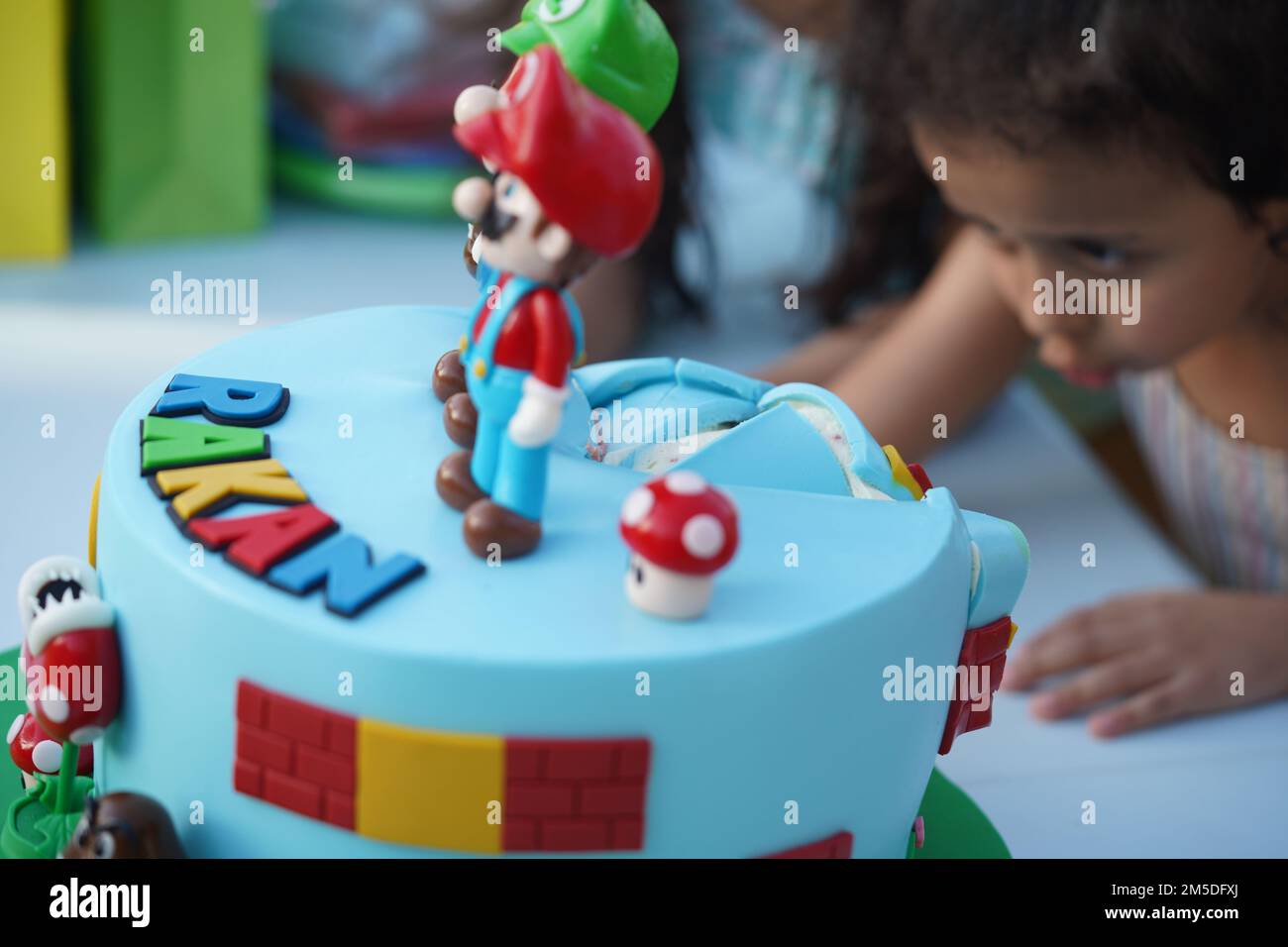 Cake mario hi-res stock photography and images - Alamy
