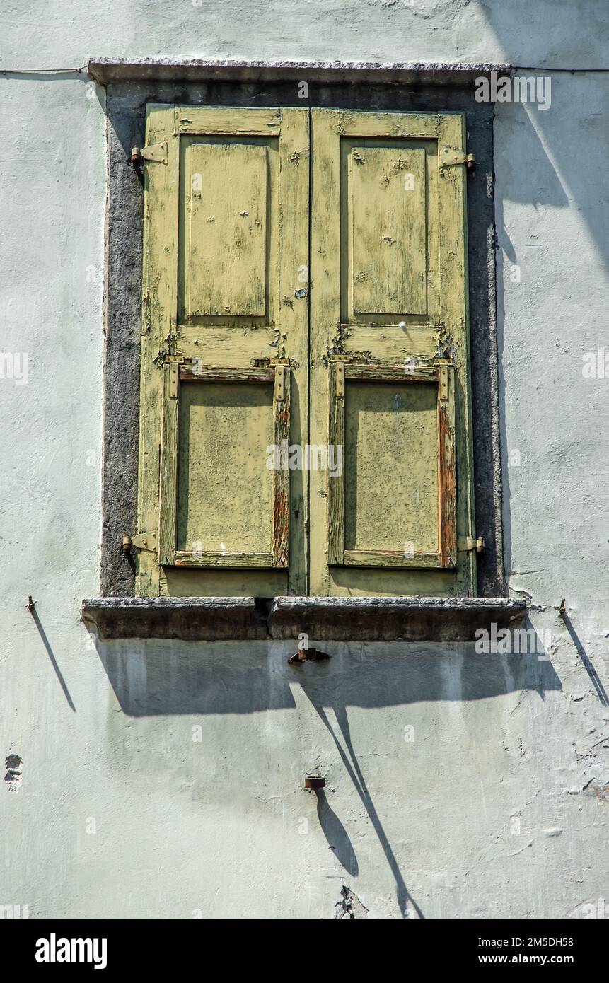 Battered shutters hi-res stock photography and images - Alamy