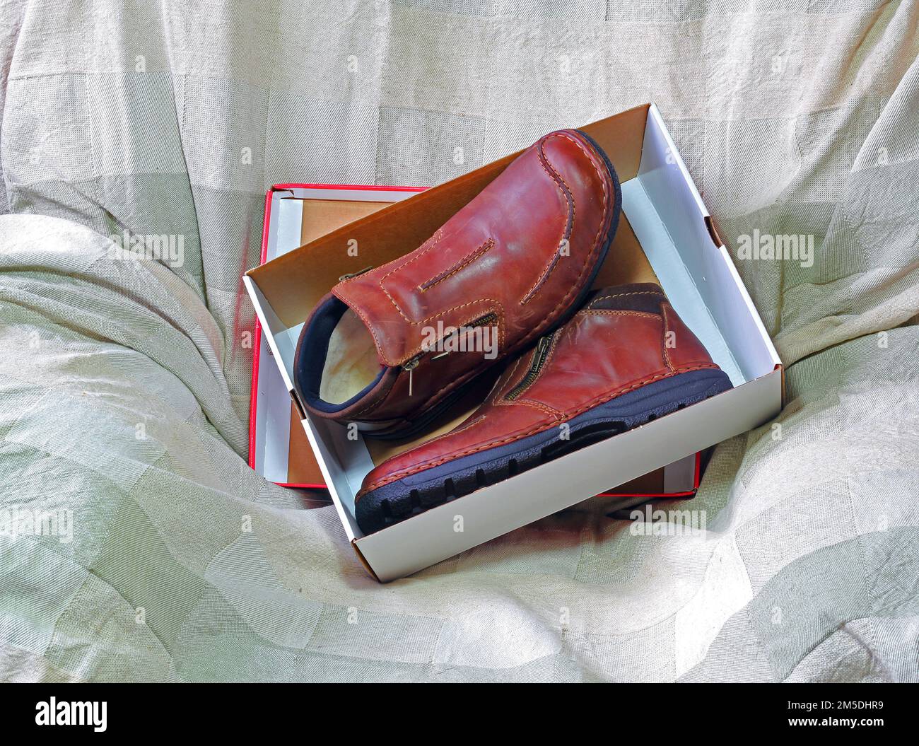 Brand new shoes in their box Stock Photo - Alamy