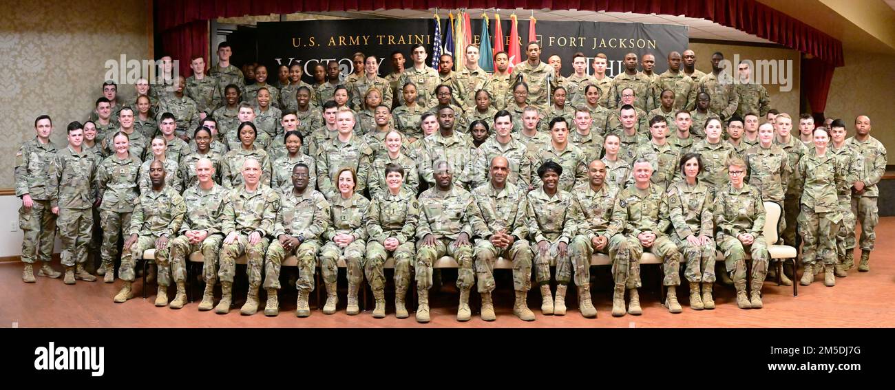 Army senior leadership pose in a group photo with Reserve Officer ...