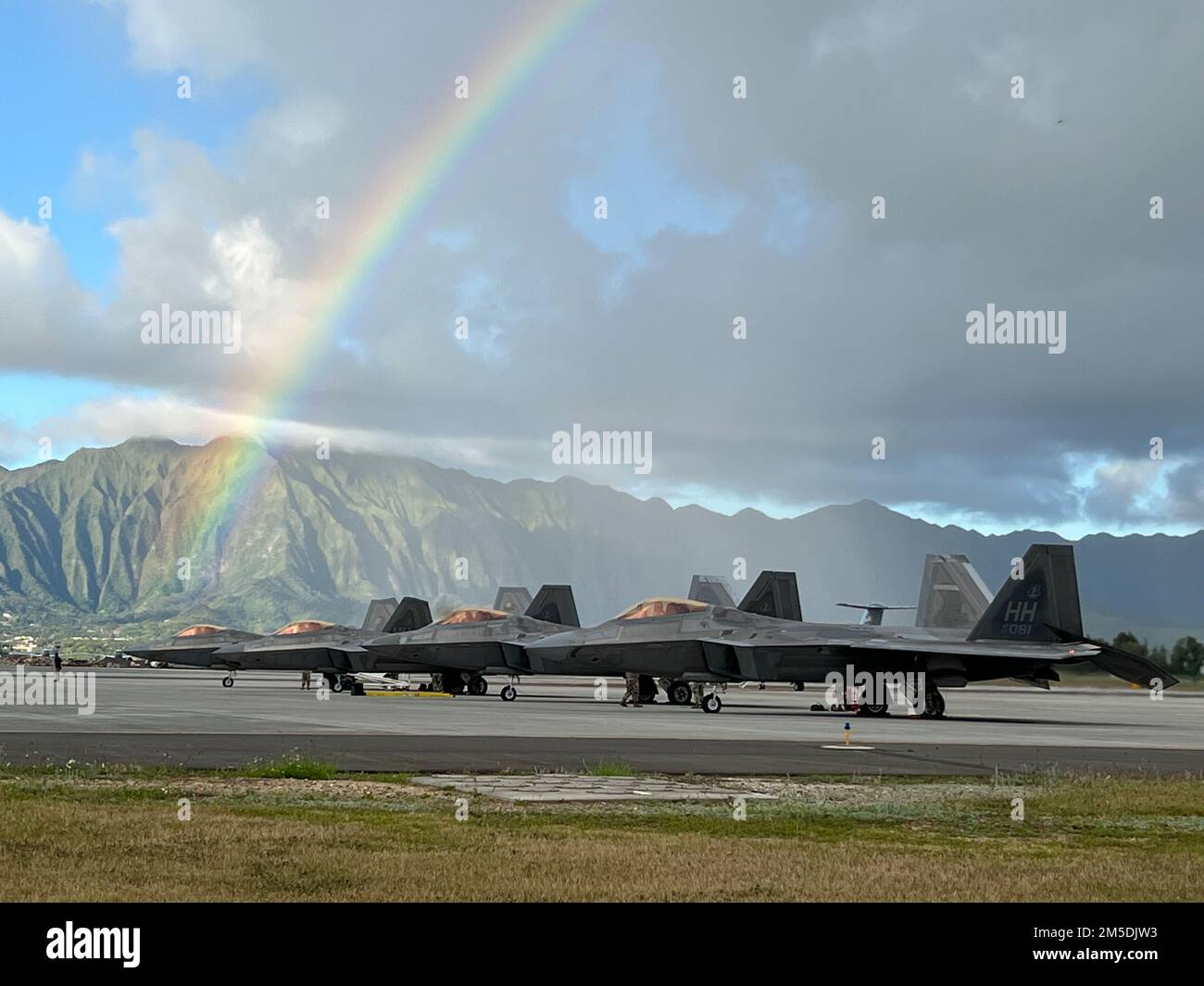 F-22 Raptors assigned to the Hawaii Air National Guard 199th Fighter ...