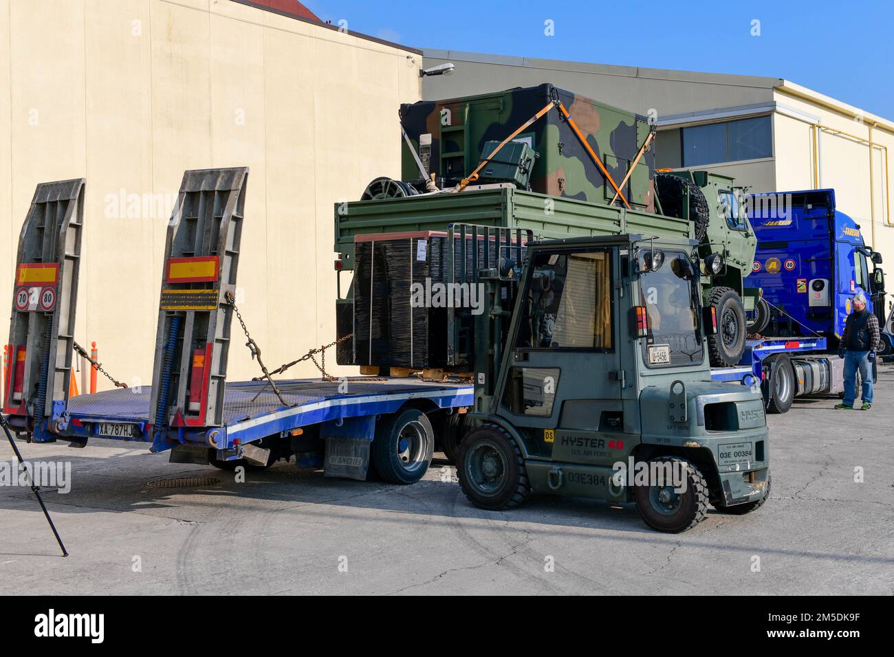 Air cargo pallet hi-res stock photography and images - Alamy