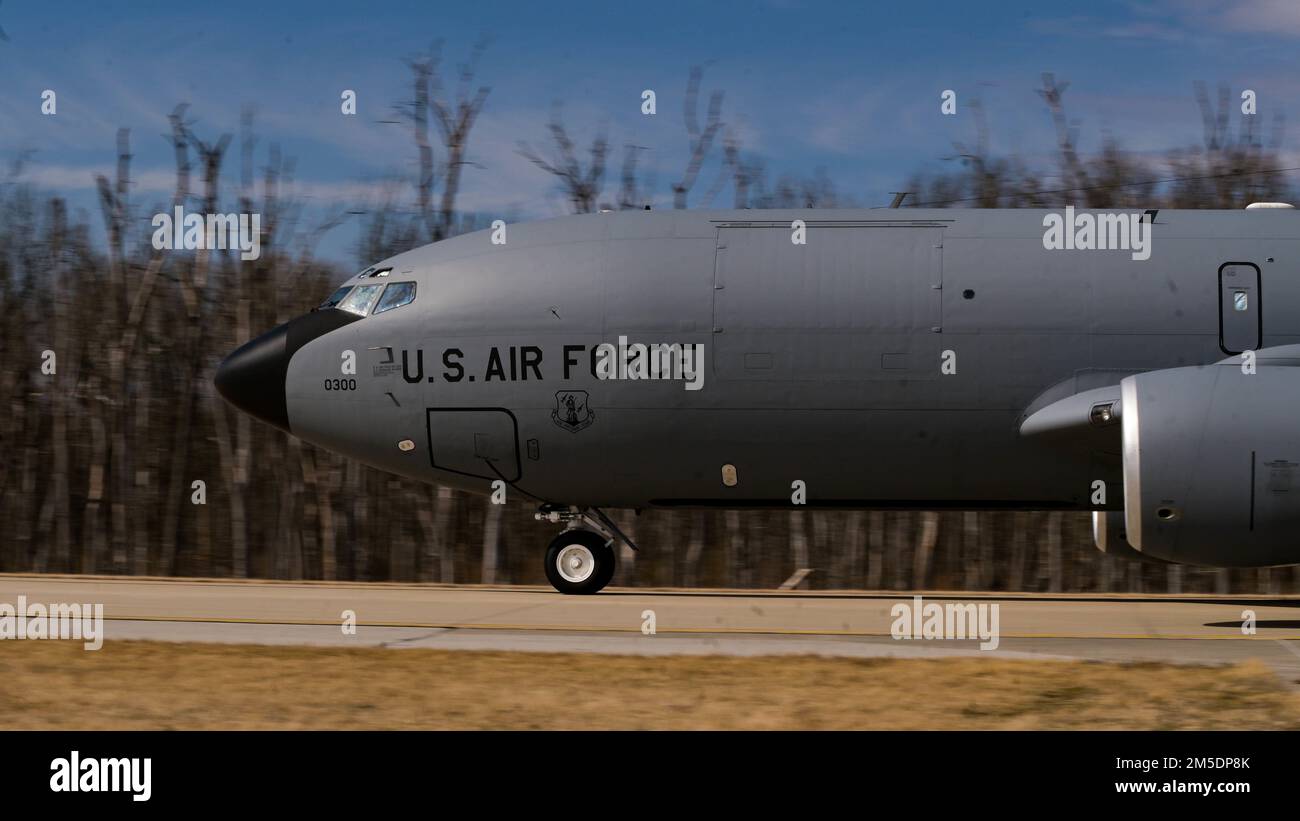 U.S. Air Force, Illinois Air National Guard, 126th Air Refueling Wing ...