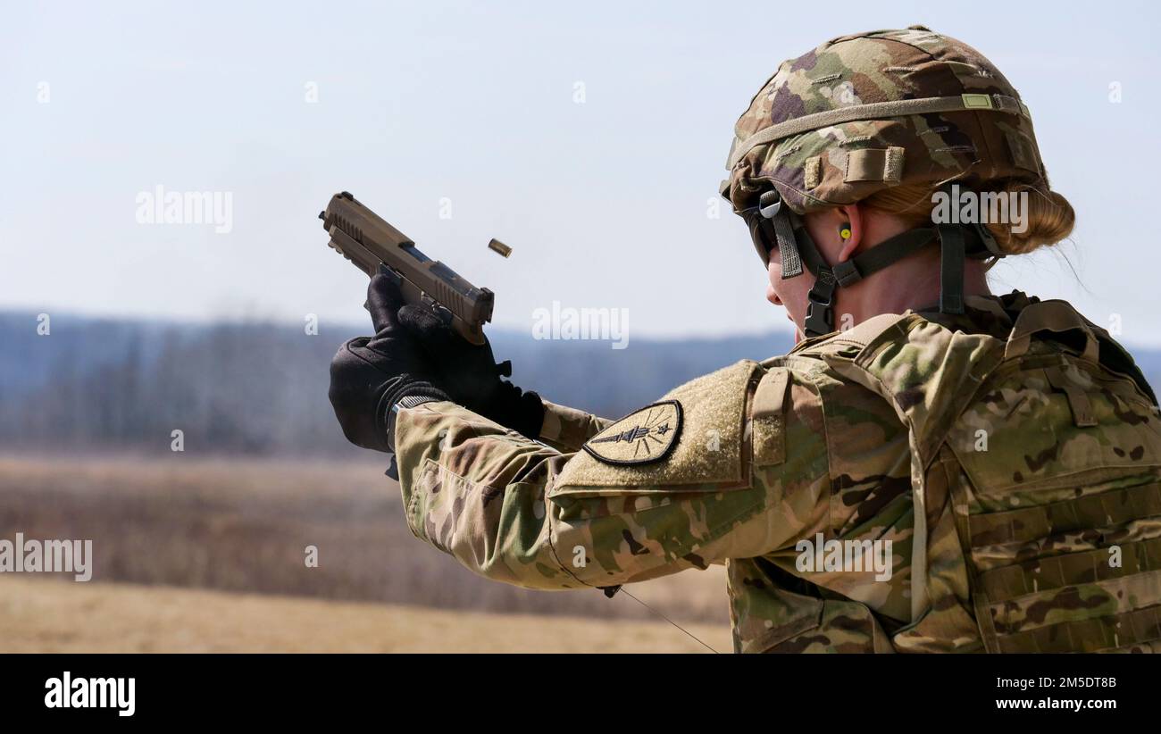 Army physical fitness test hi-res stock photography and images - Alamy
