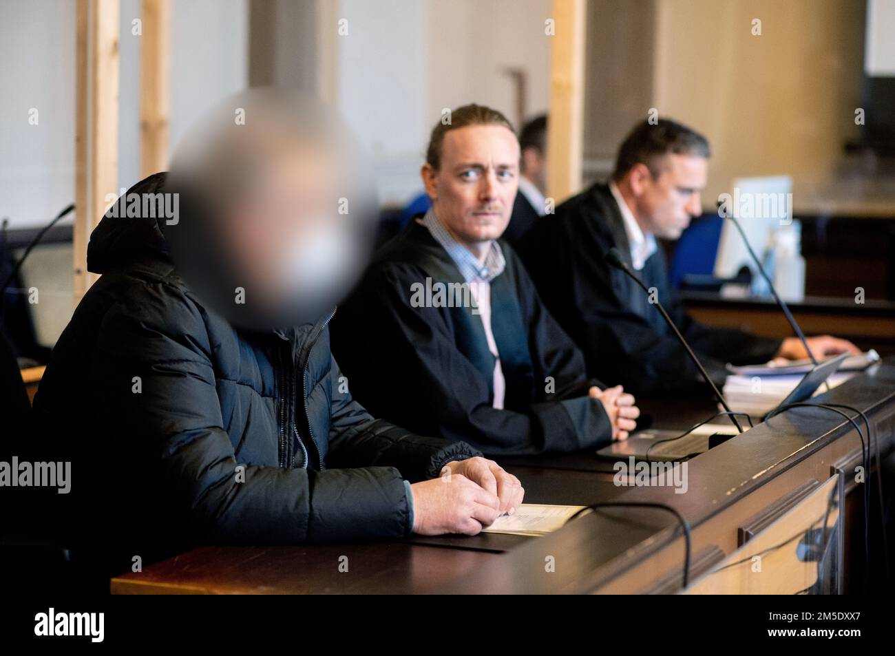 Verden, Germany. 28th Dec, 2022. A man charged with double murder and ...
