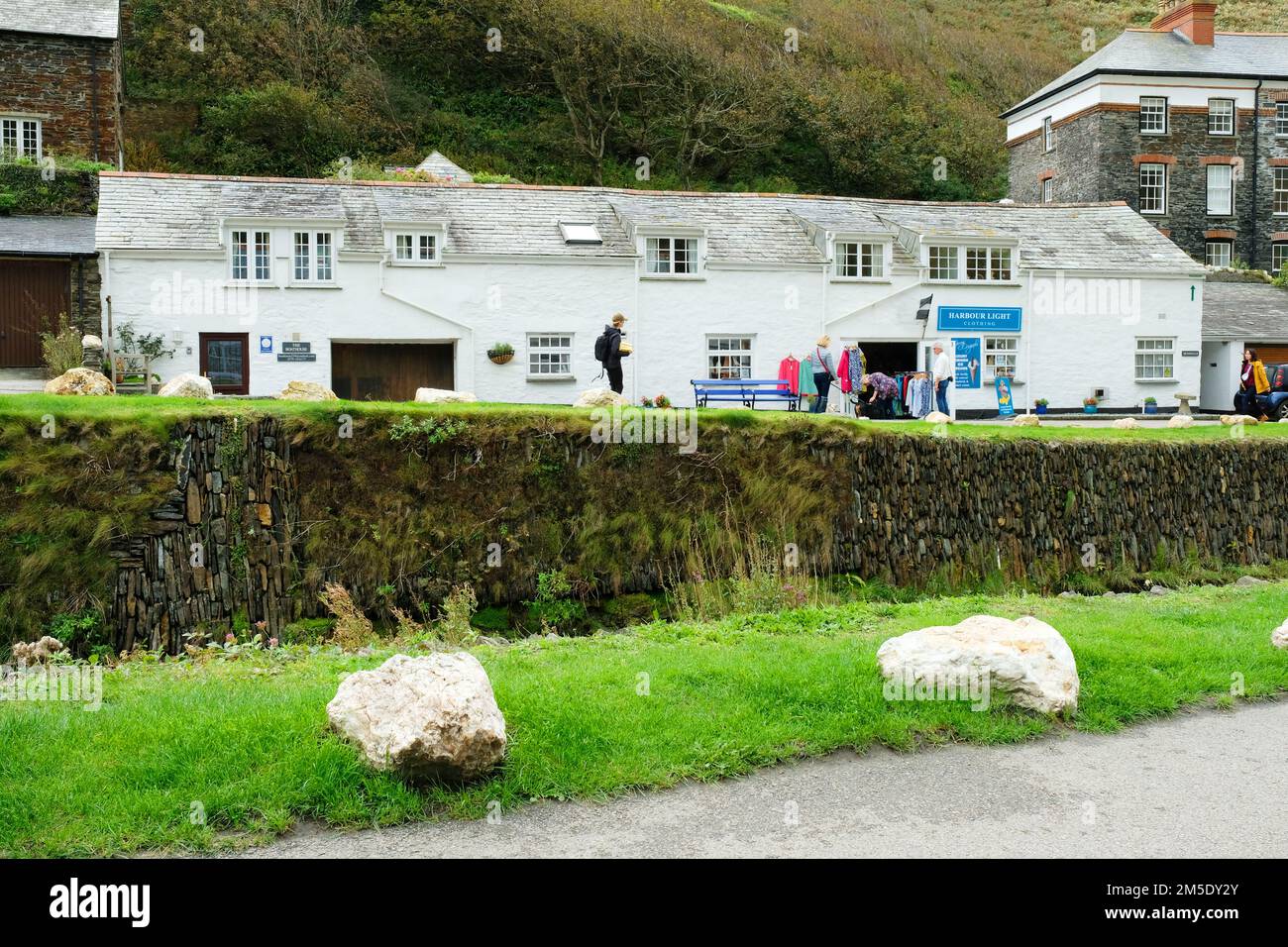 Tourist gift shops in the centre of Boscastle, Cornwall, UK - John ...