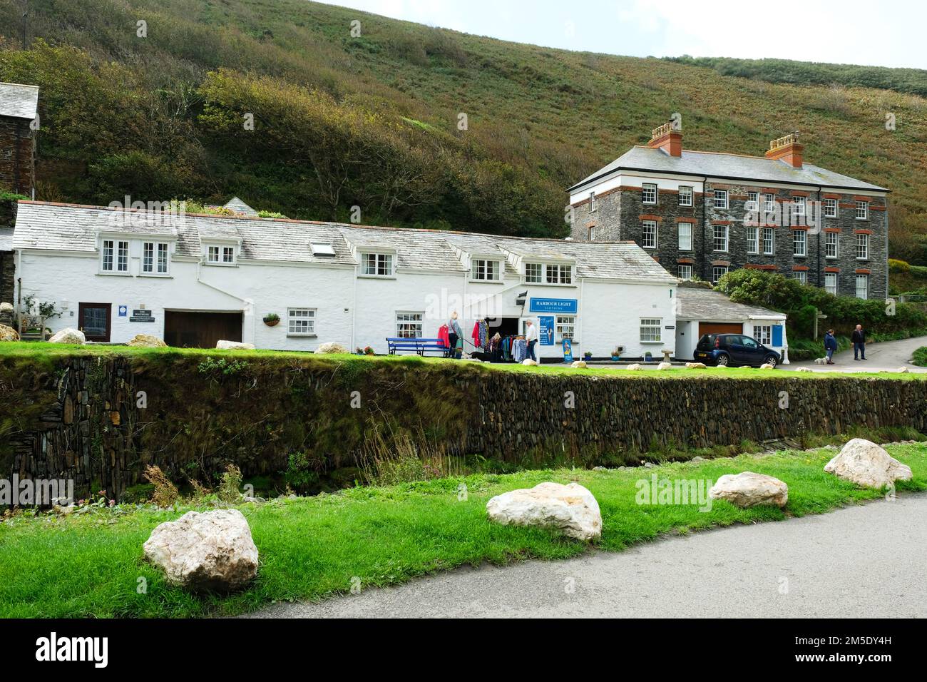 Tourist gift shops in the centre of Boscastle, Cornwall, UK - John ...