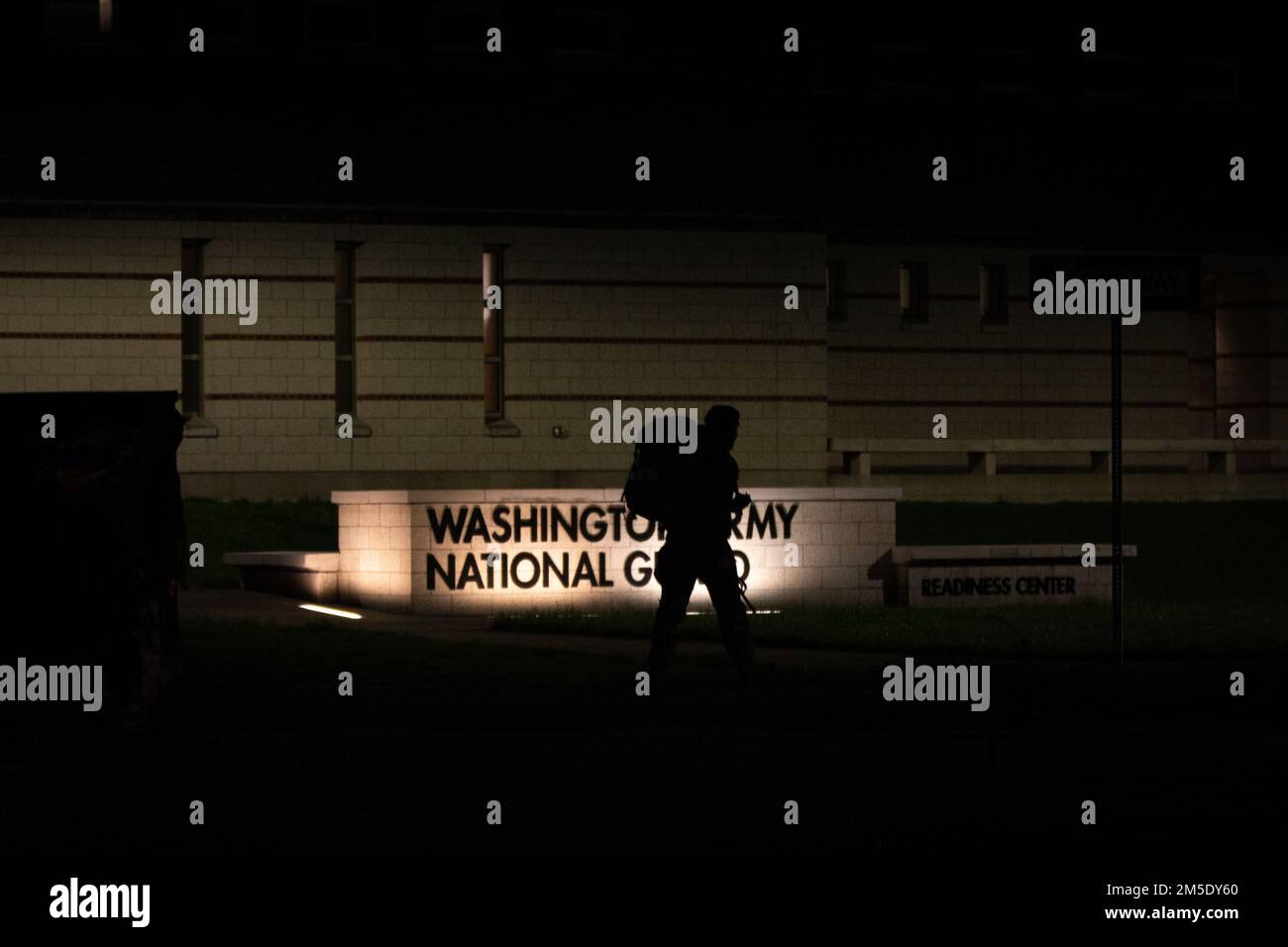 U.S. Army Soldiers with the Washington National Guard power through a 7 ...