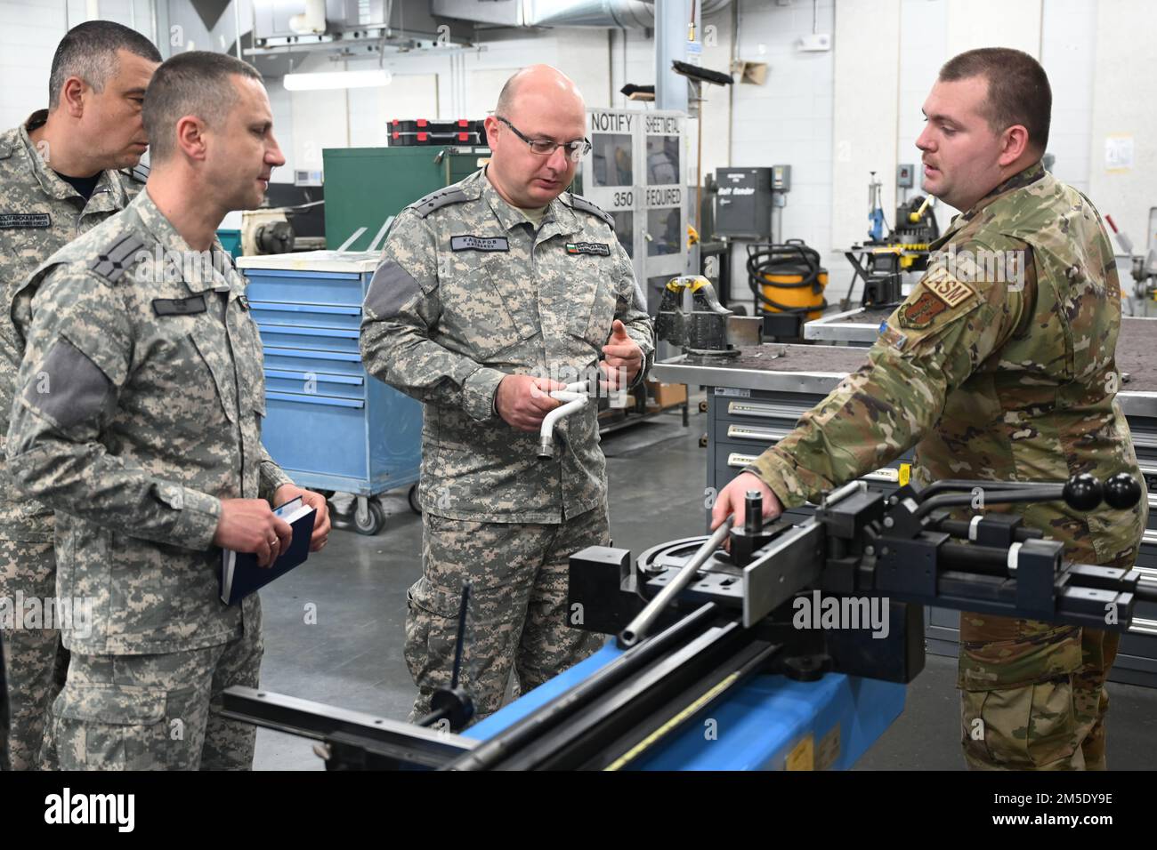 Aircraft maintenance facilities hi-res stock photography and images - Alamy