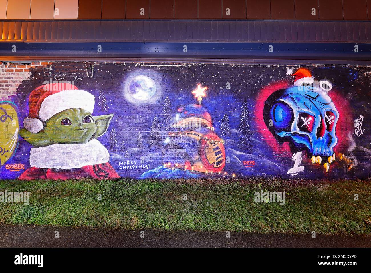 Star wars bb8 mural hi-res stock photography and images - Alamy