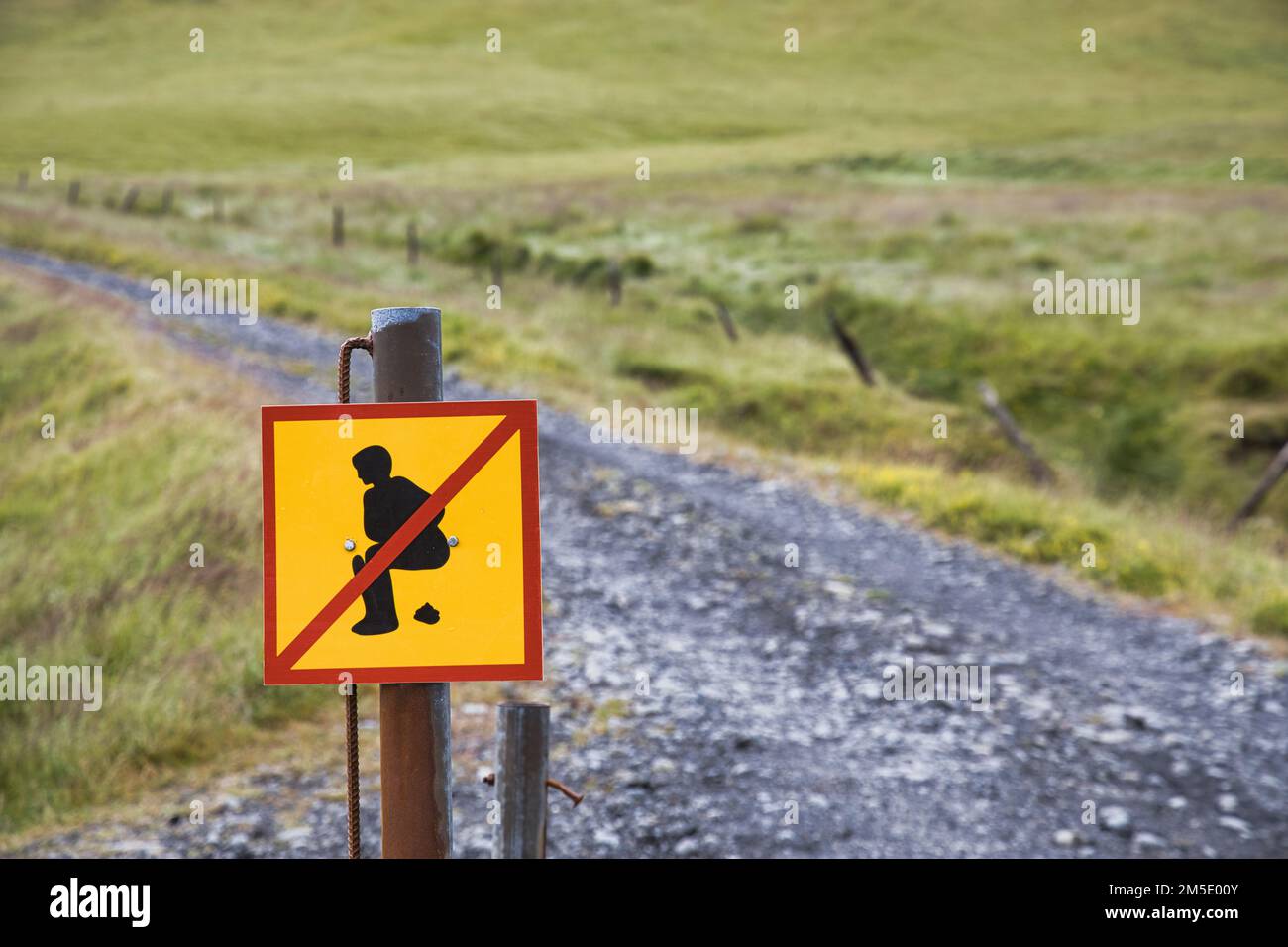 No pooping sign hi-res stock photography and images - Alamy
