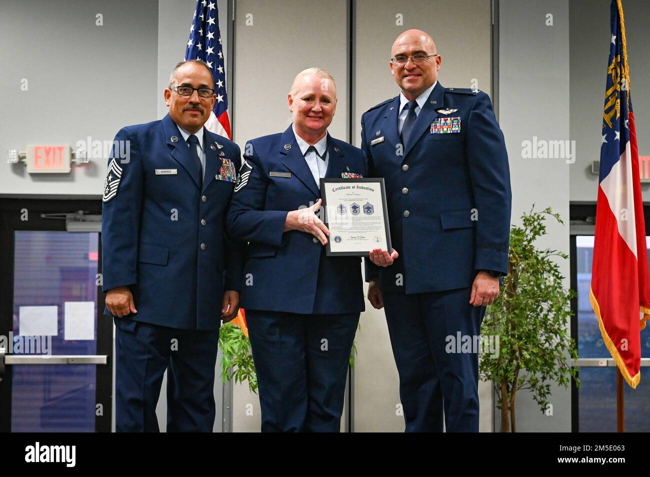 165th airlift wing commander hi-res stock photography and images - Alamy