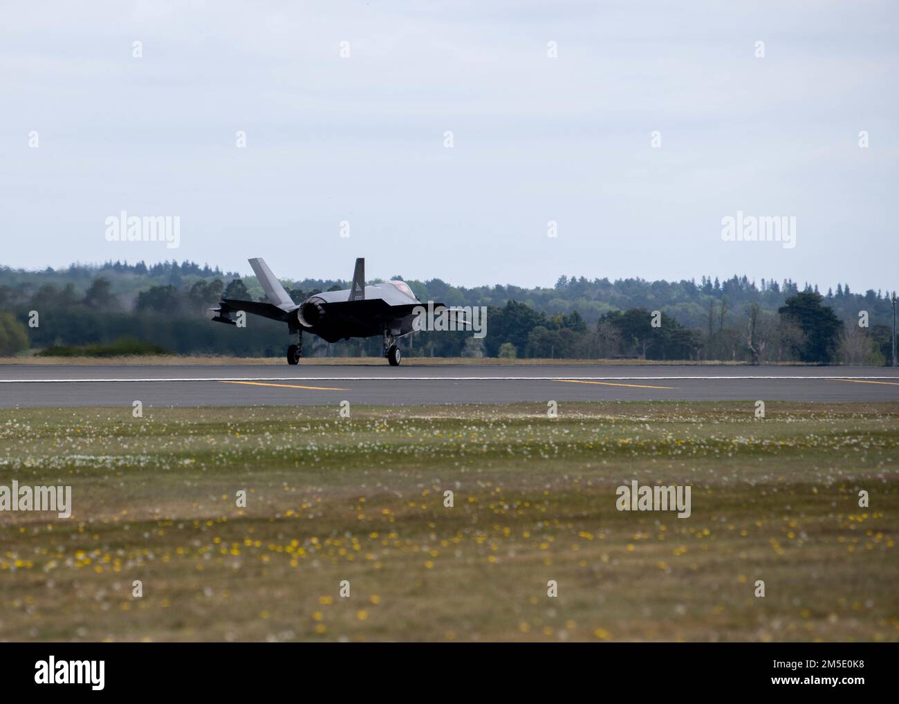A Royal Norwegian Air Force F-35A Lightning II lands on the flight line ...