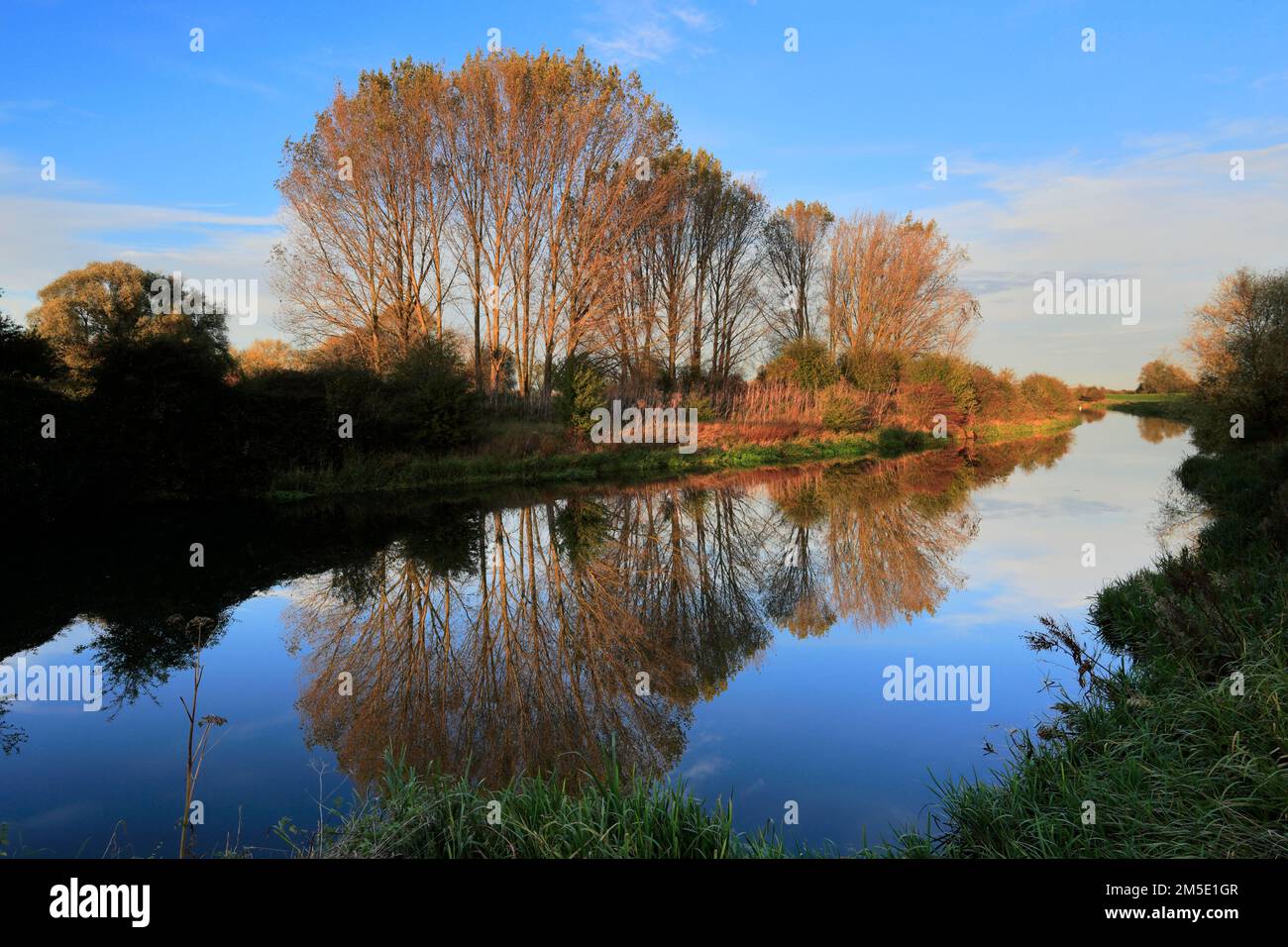 Autumn, River Welland, Peakirk village, Cambridgeshire, England, UK ...
