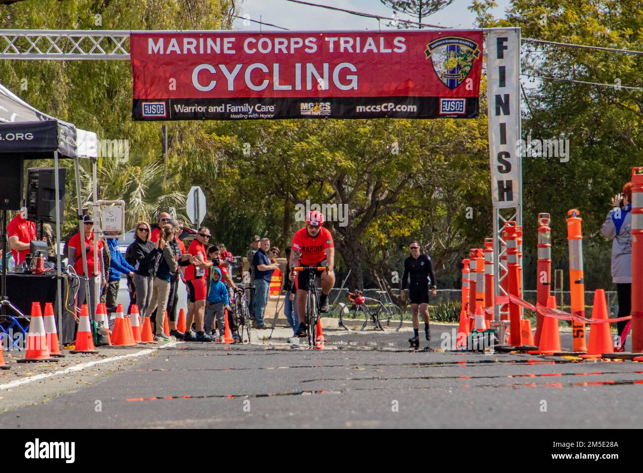 Retired U.S. Marine Corps Sgt. Jeremy Ingersoll finishes a timed ...